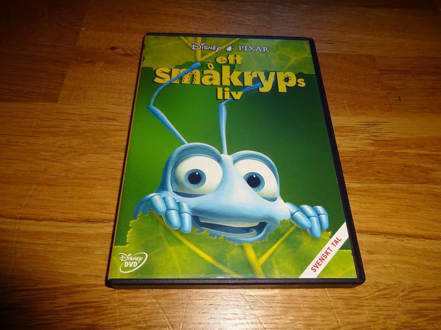 DVD-film: Ett småkrypsliv | Köp på Tradera (646001188)
