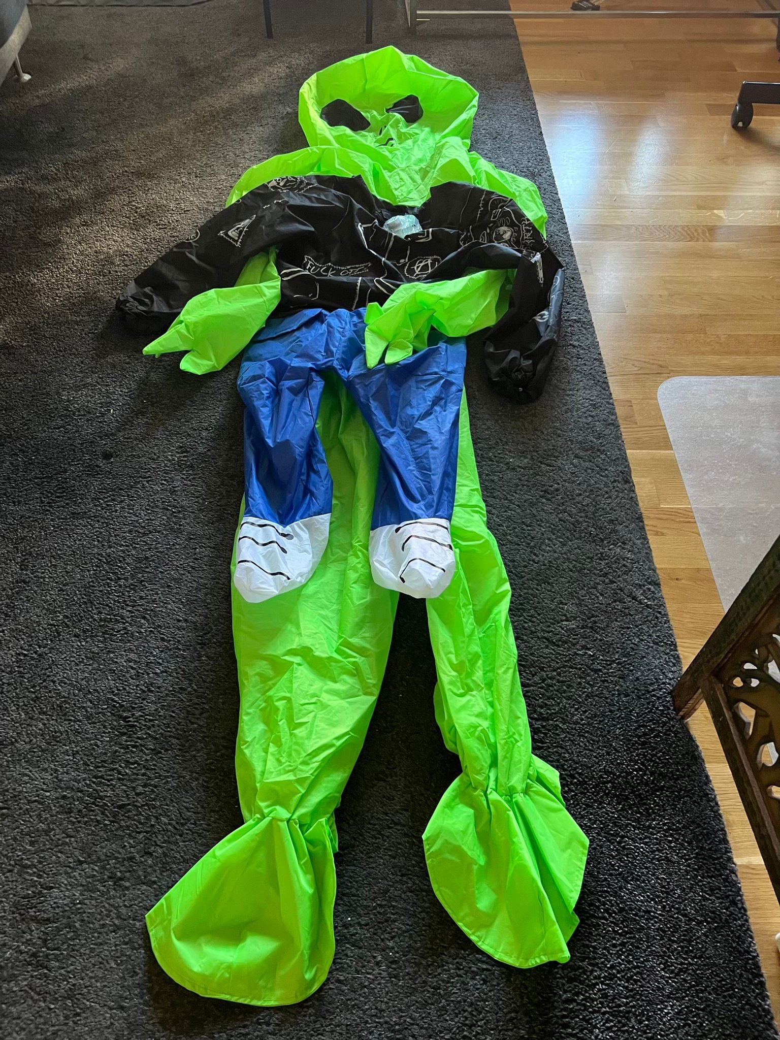 Se produkter som liknar För HALLOWEEN - Grön Alien Pi.. på Tradera ...