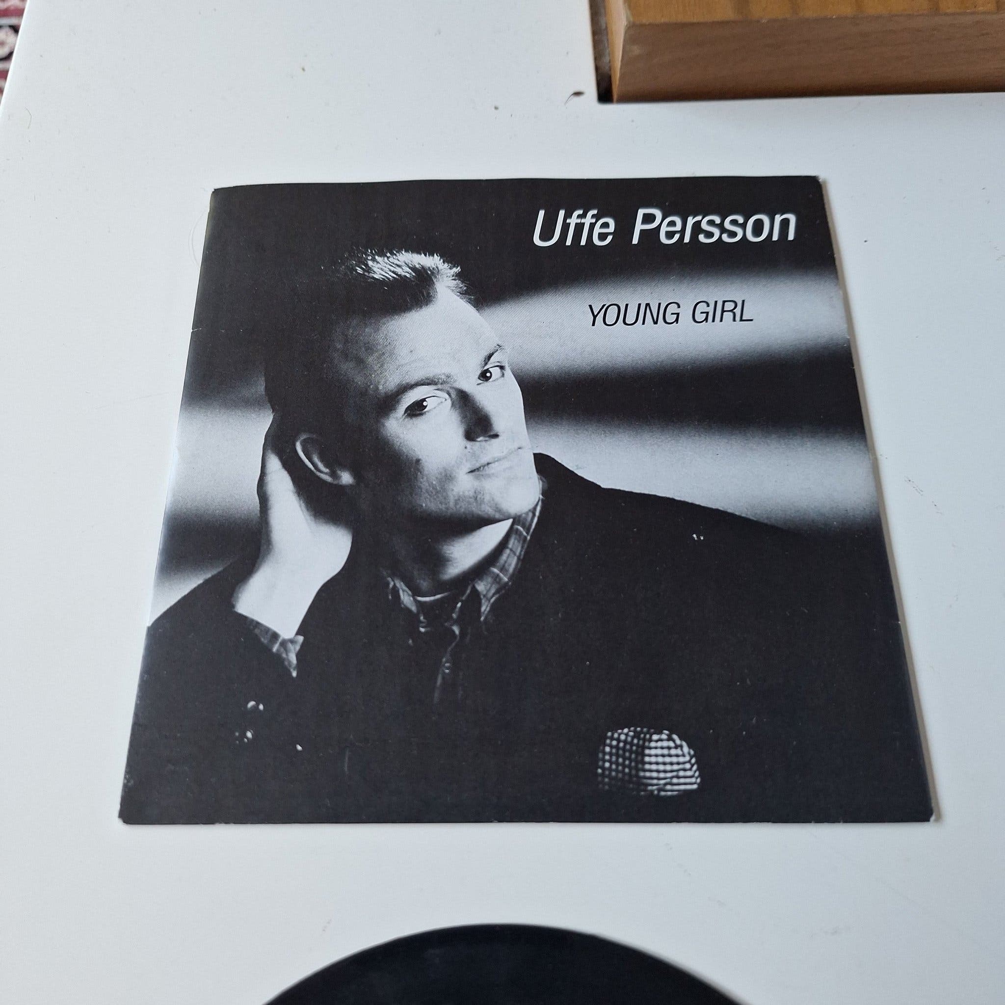 Se produkter som liknar Uffe Persson - Young Girl - 7.. på Tradera ...