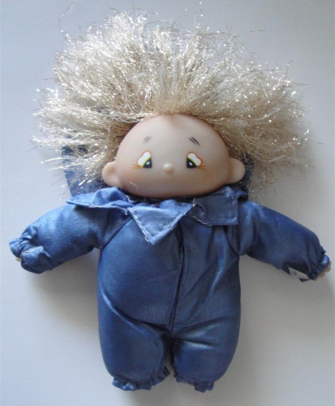 Se produkter som liknar Docka troll med blå overall o.. på Tradera ...