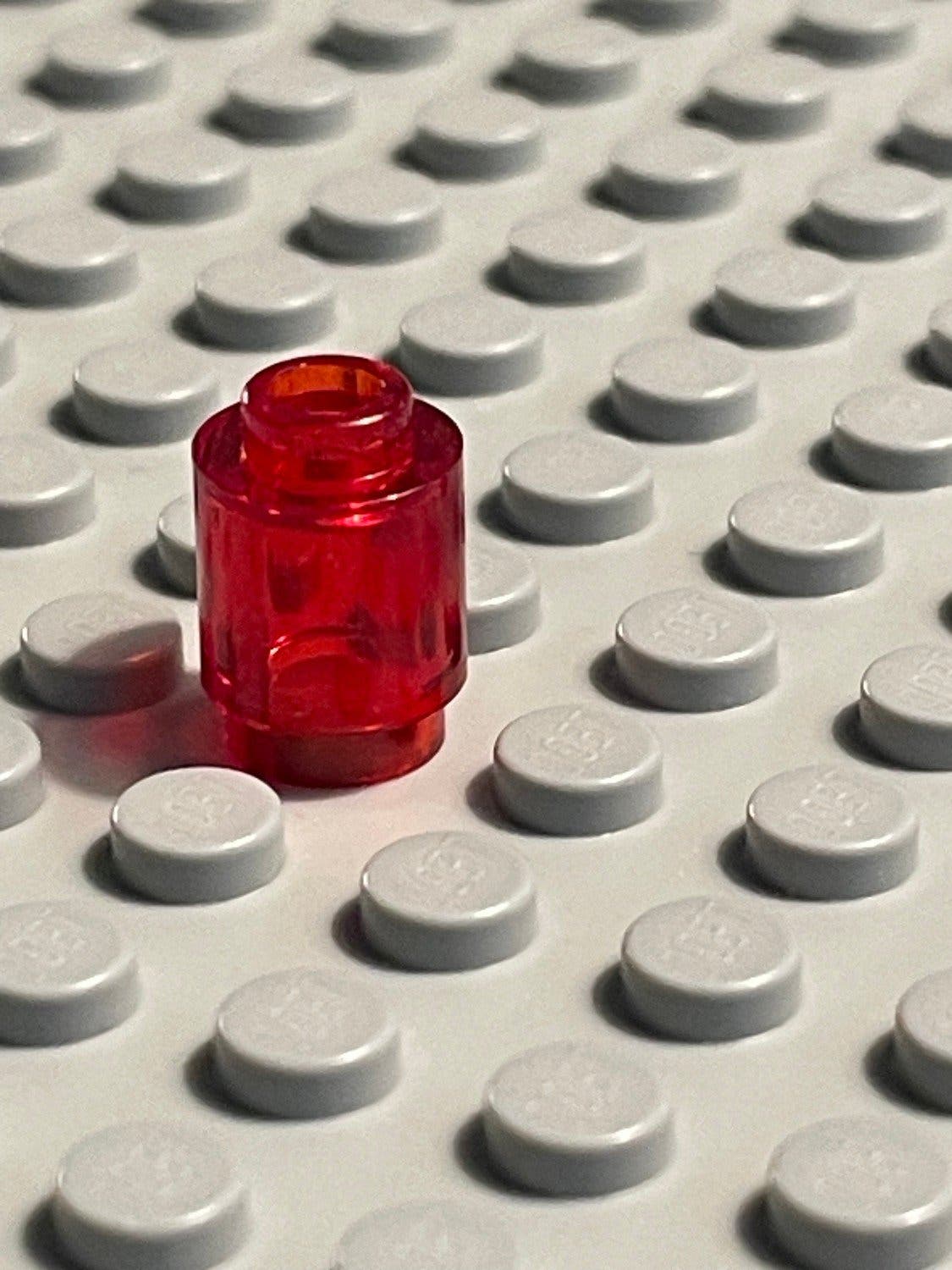 Trans-Red Brick, Round 1 x 1 (35390) 1st | Köp på Tradera (675981106)