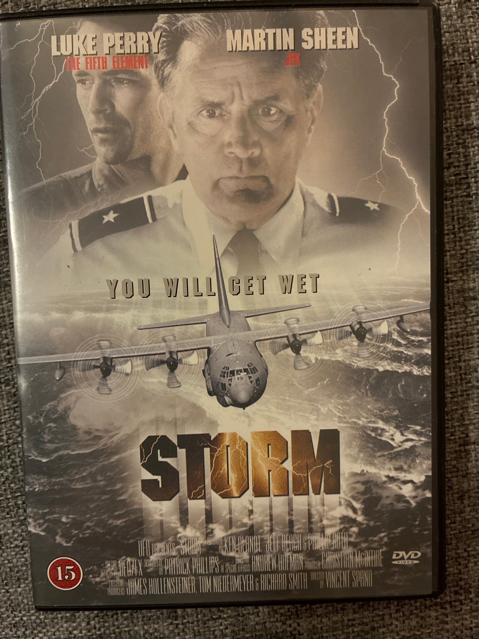 DVD - Storm - Luke Perry, Martin Sheen - svensk.. | Köp på Tradera ...
