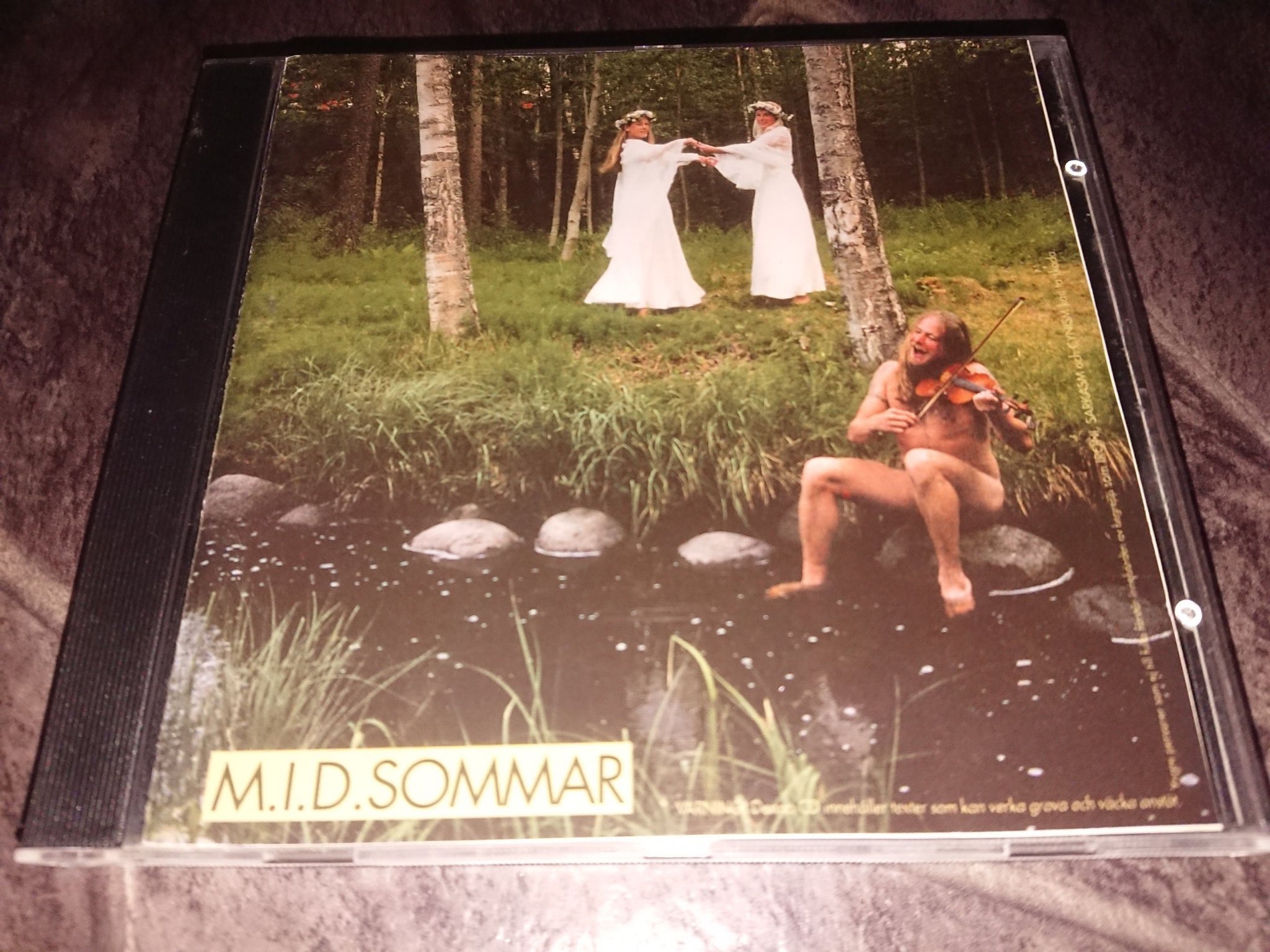 Se produkter som liknar M.I.D sommar cd 1997 på Tradera (681452818)