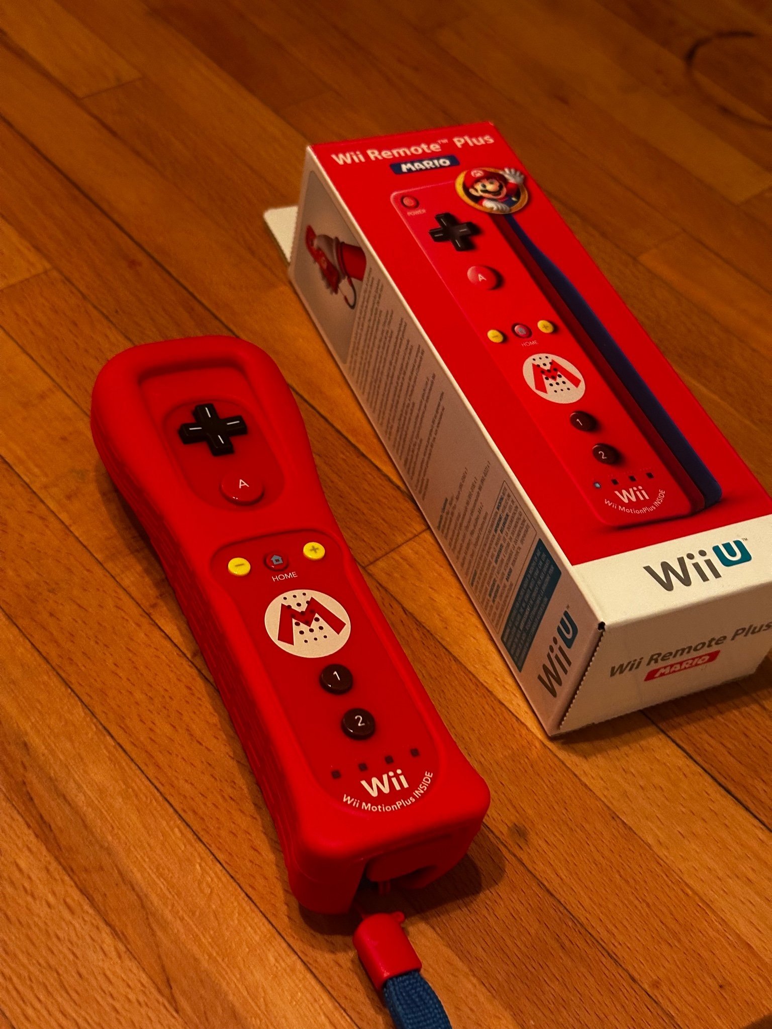 Nintendo Wii Remote Plus - Mario | Köp på Tradera (700890835)