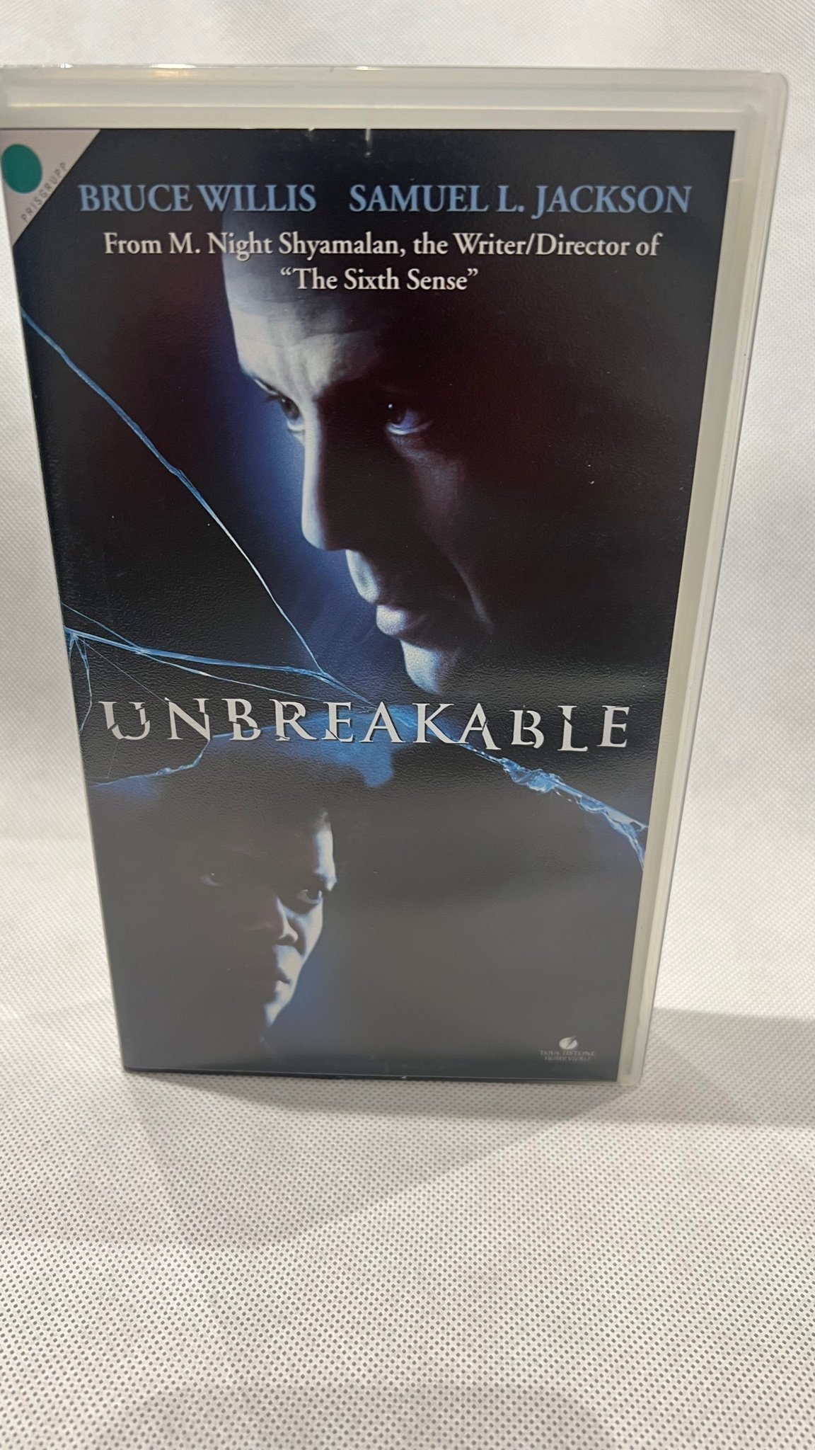 Se produkter som liknar Unbreakable VHS på Tradera (702494447)