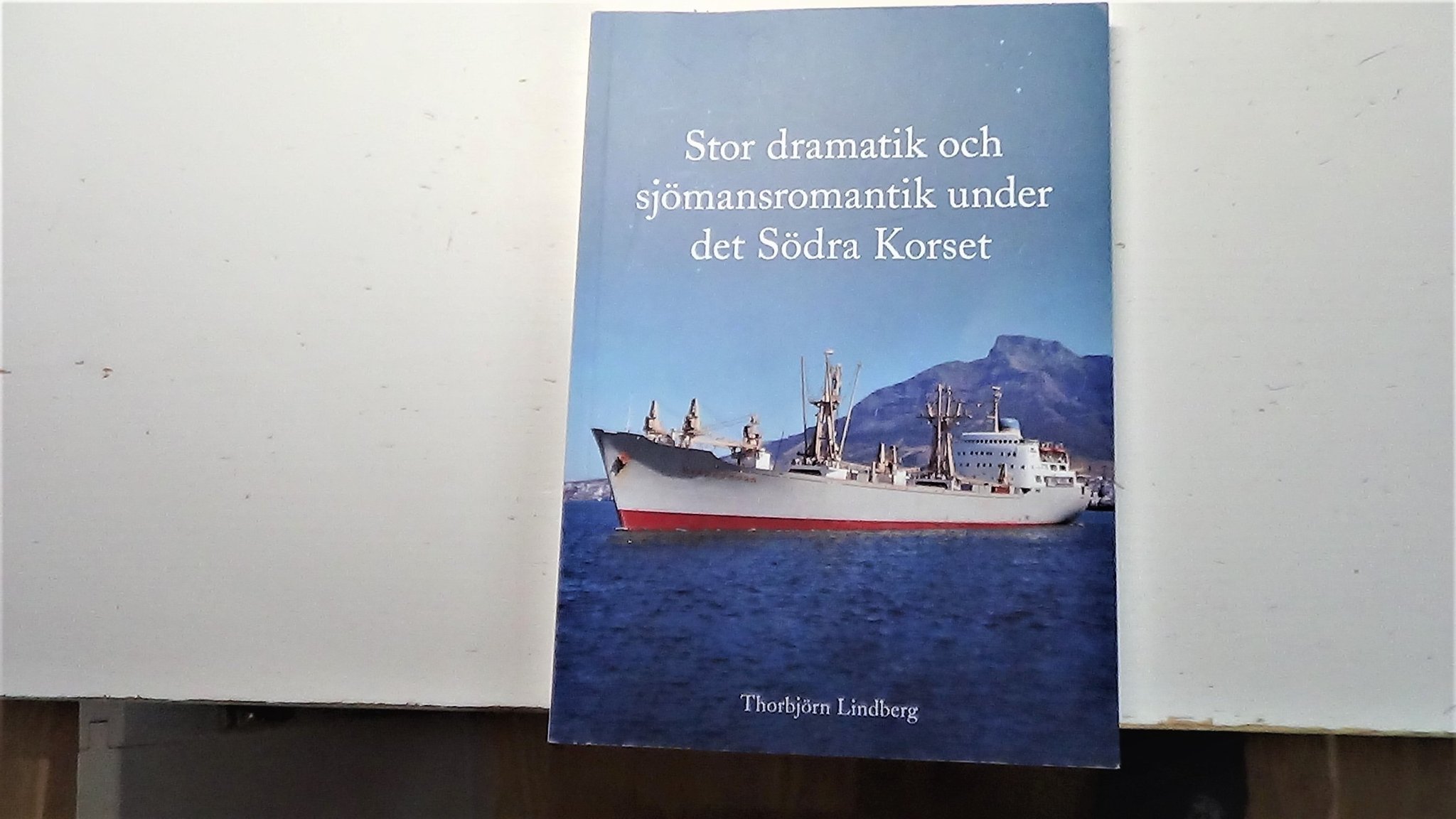 Se produkter som liknar BOK SOM HANDLAR OM EN RESA ME.. på Tradera ... Se produkter som liknar BOK SOM HANDLAR OM EN RESA ME.. på Tradera ...