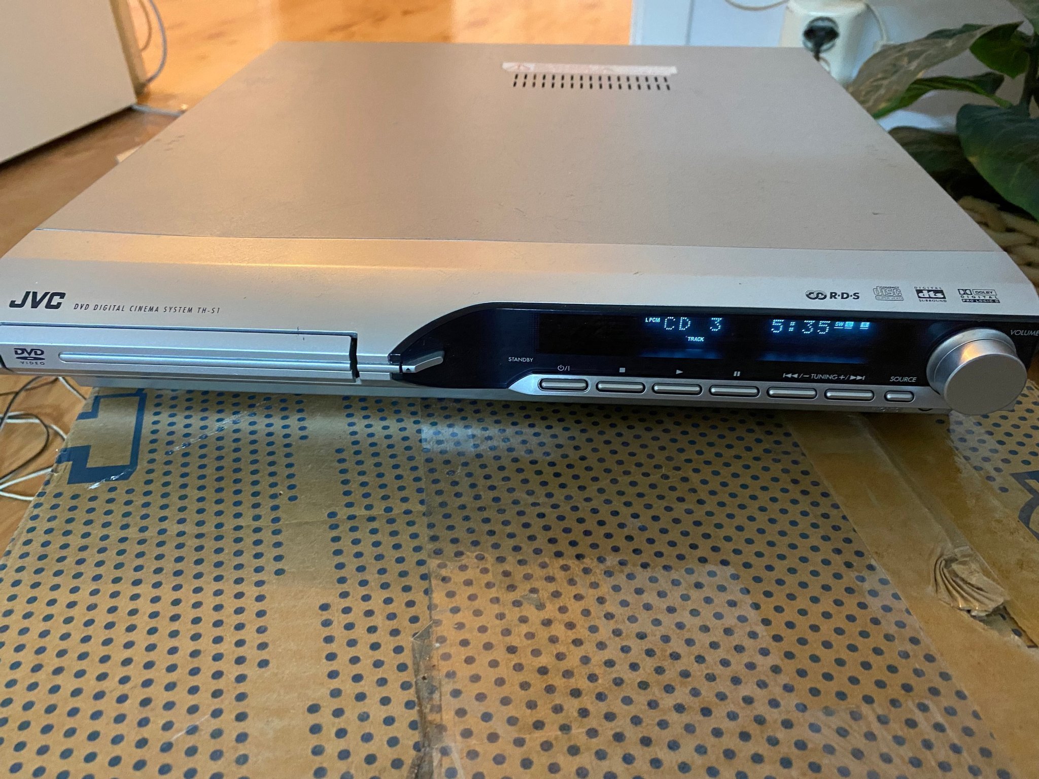 JVC DVD Digital Cinema System TH-S1 | Köp på Tradera (713300381)