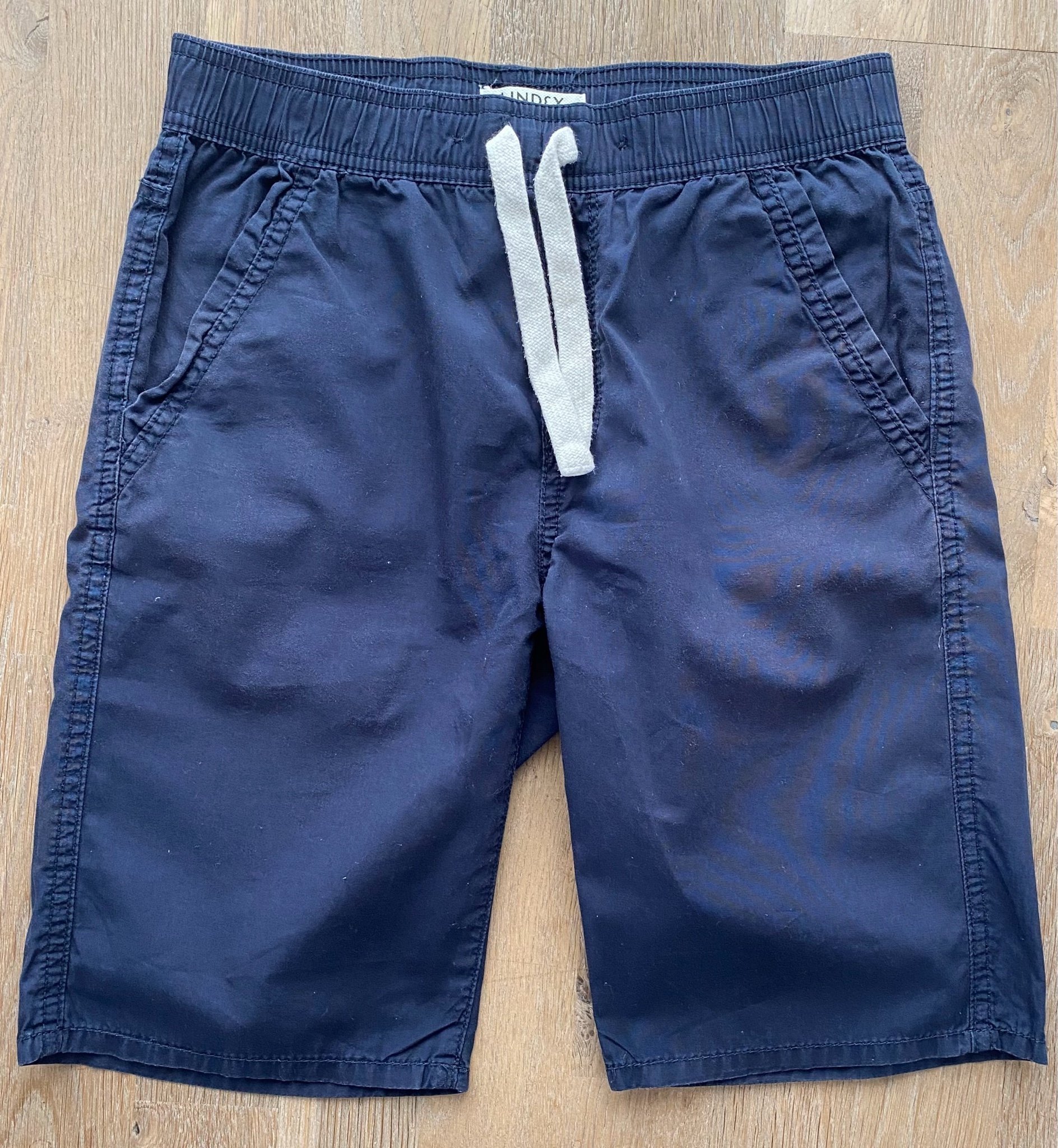 Blå shorts med vita snören ifrån Lindex stl 146 | Köp på Tradera ...