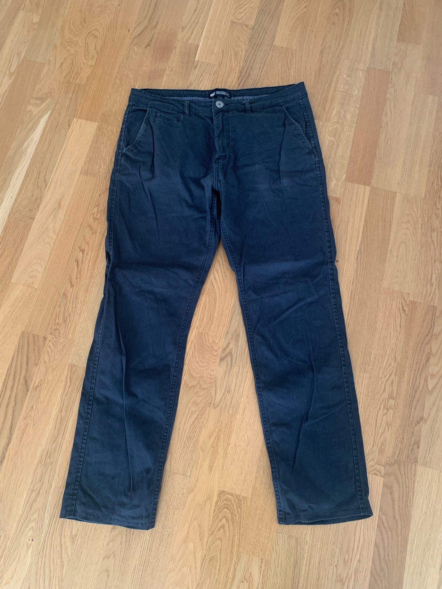 Lager 157 svarta chinos, storlek X-LARGE | Köp på Tradera (733631599)