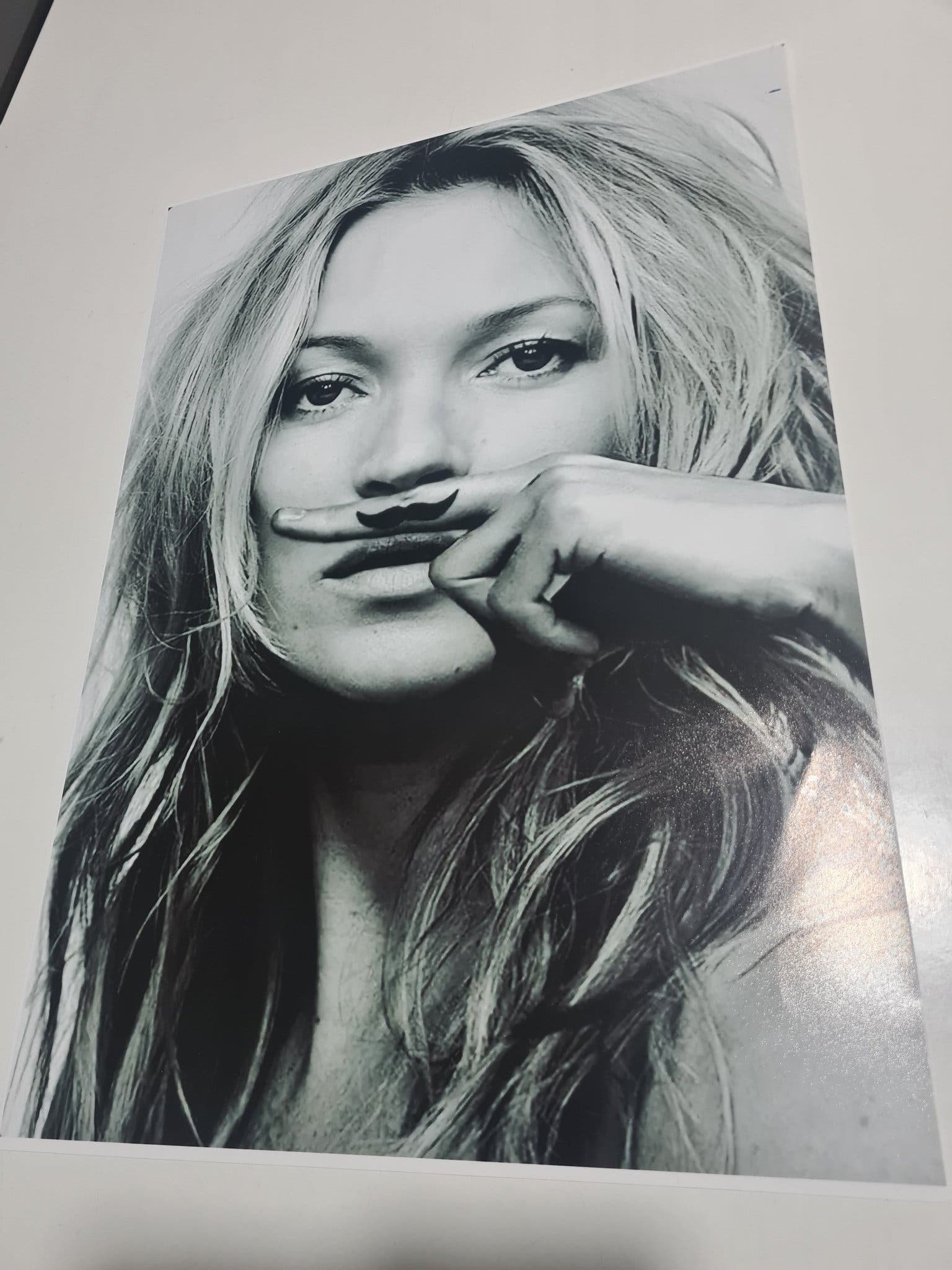 Se produkter som liknar Poster Kate Moss 30x40cm på Tradera (694229651)