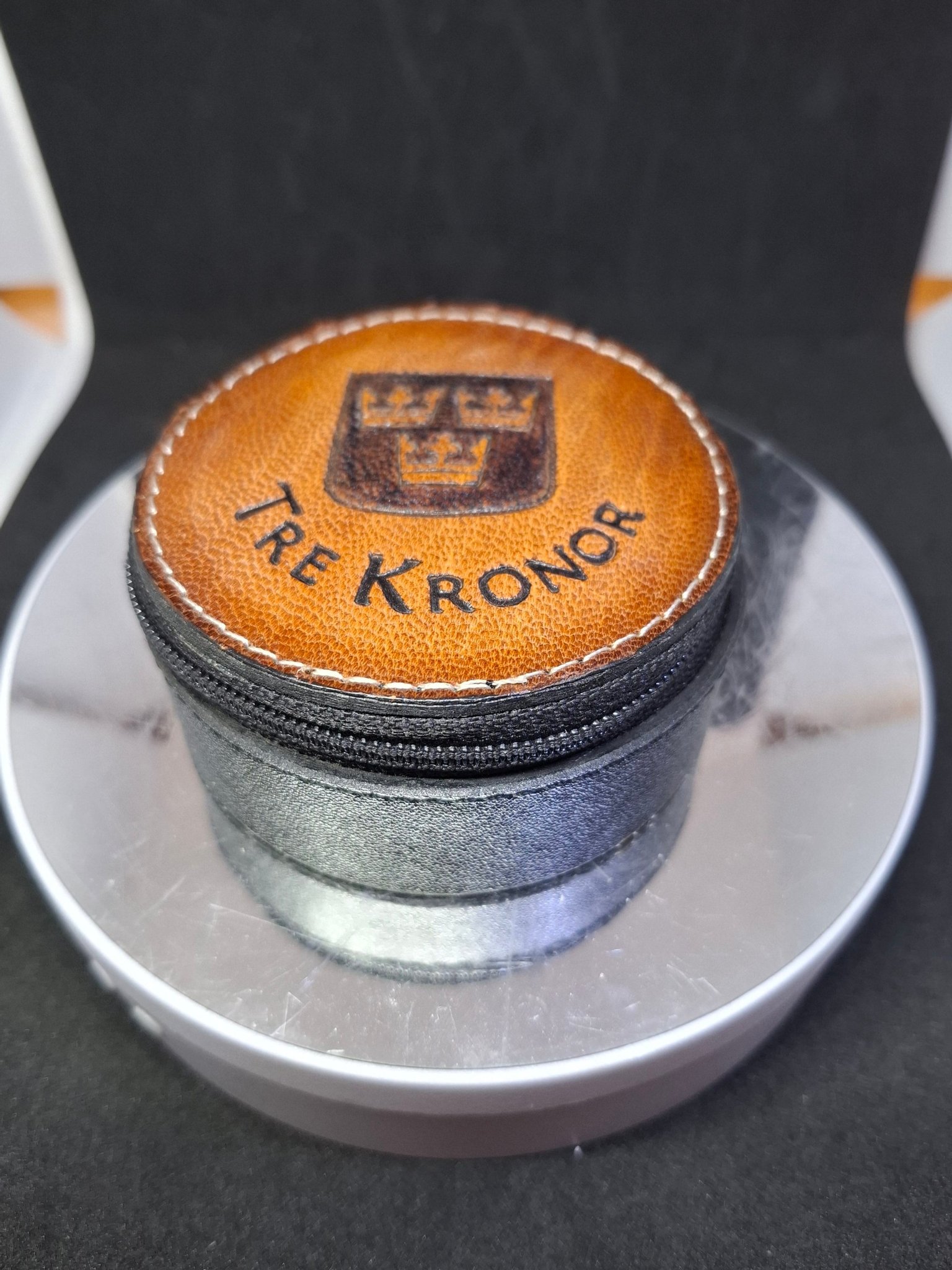 Tre Kronor Klockbox/ Snus(?) Dosa Oanvänd | Köp på Tradera (701356144)