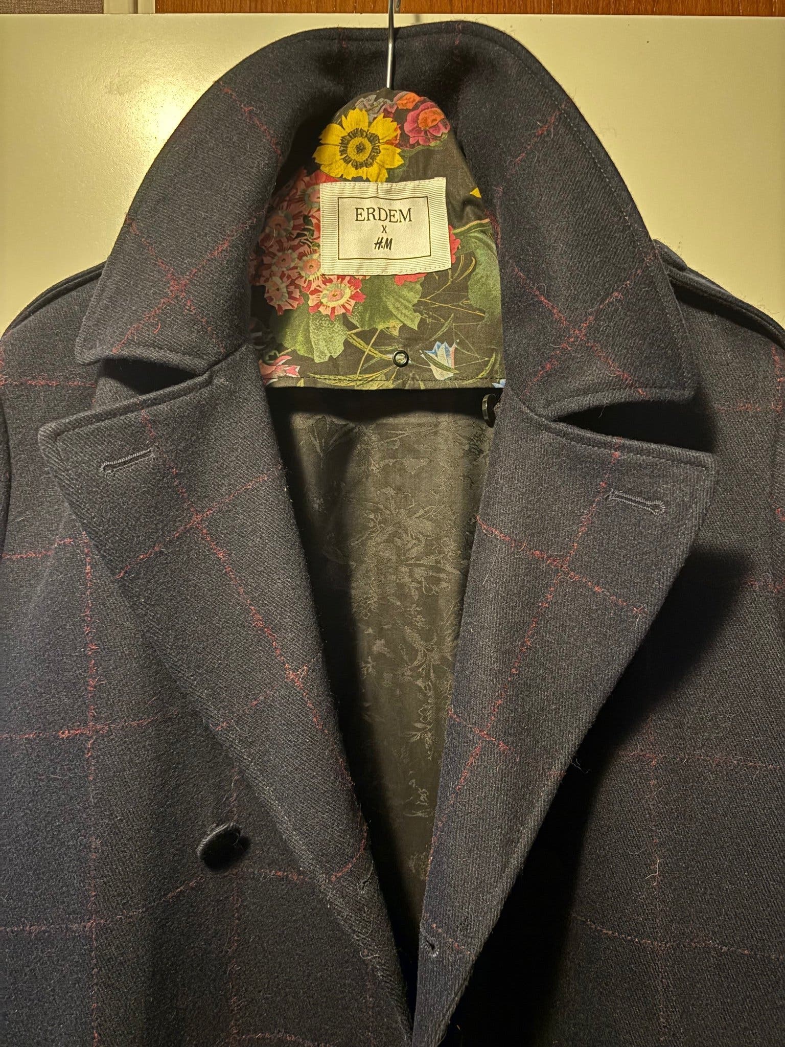 Se produkter som liknar Unisex rock kappa i ull Erdem.. på Tradera ...