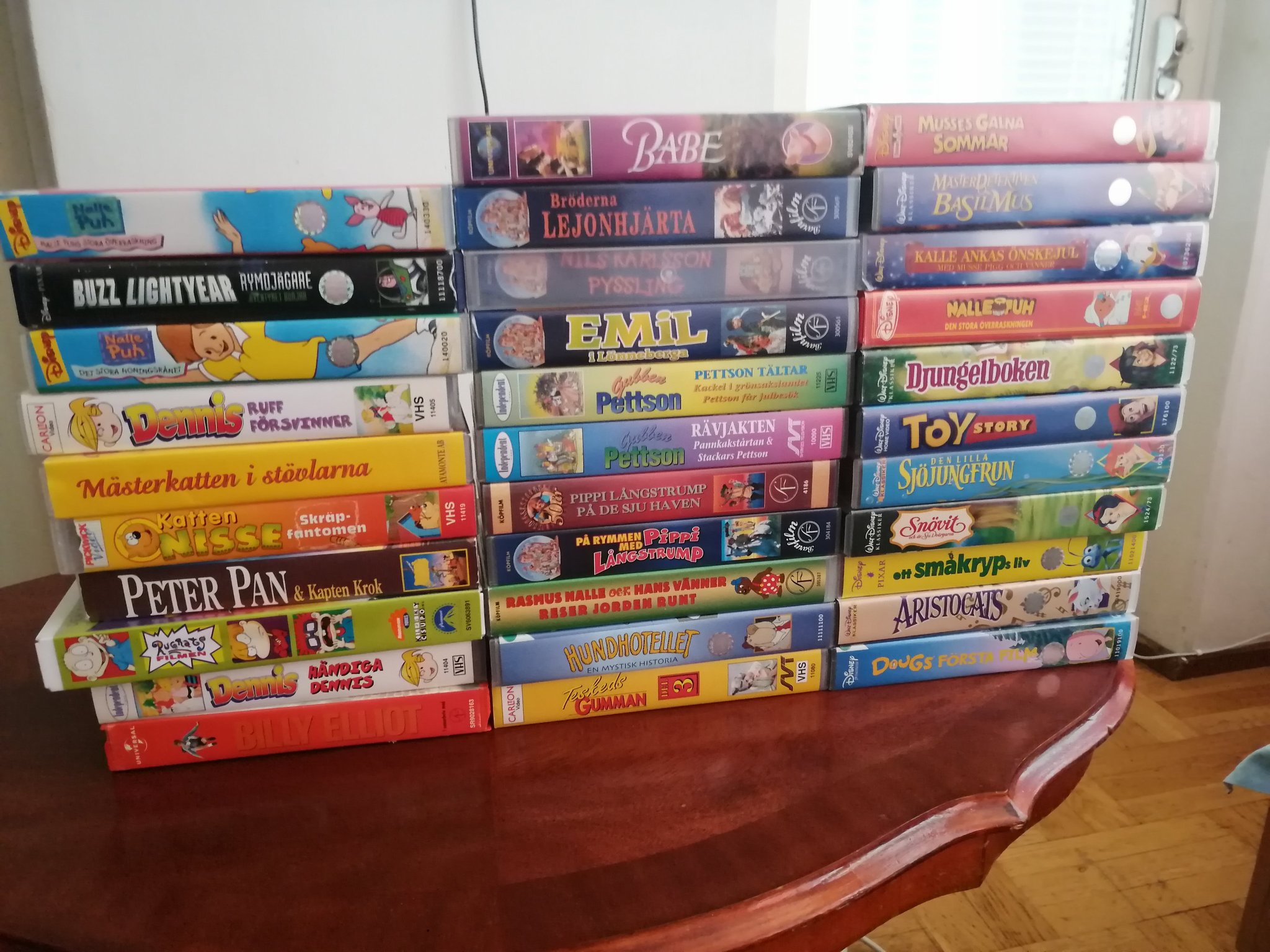 Se produkter som liknar Barnfilmer VHS-kassetter på Tradera (636305021)