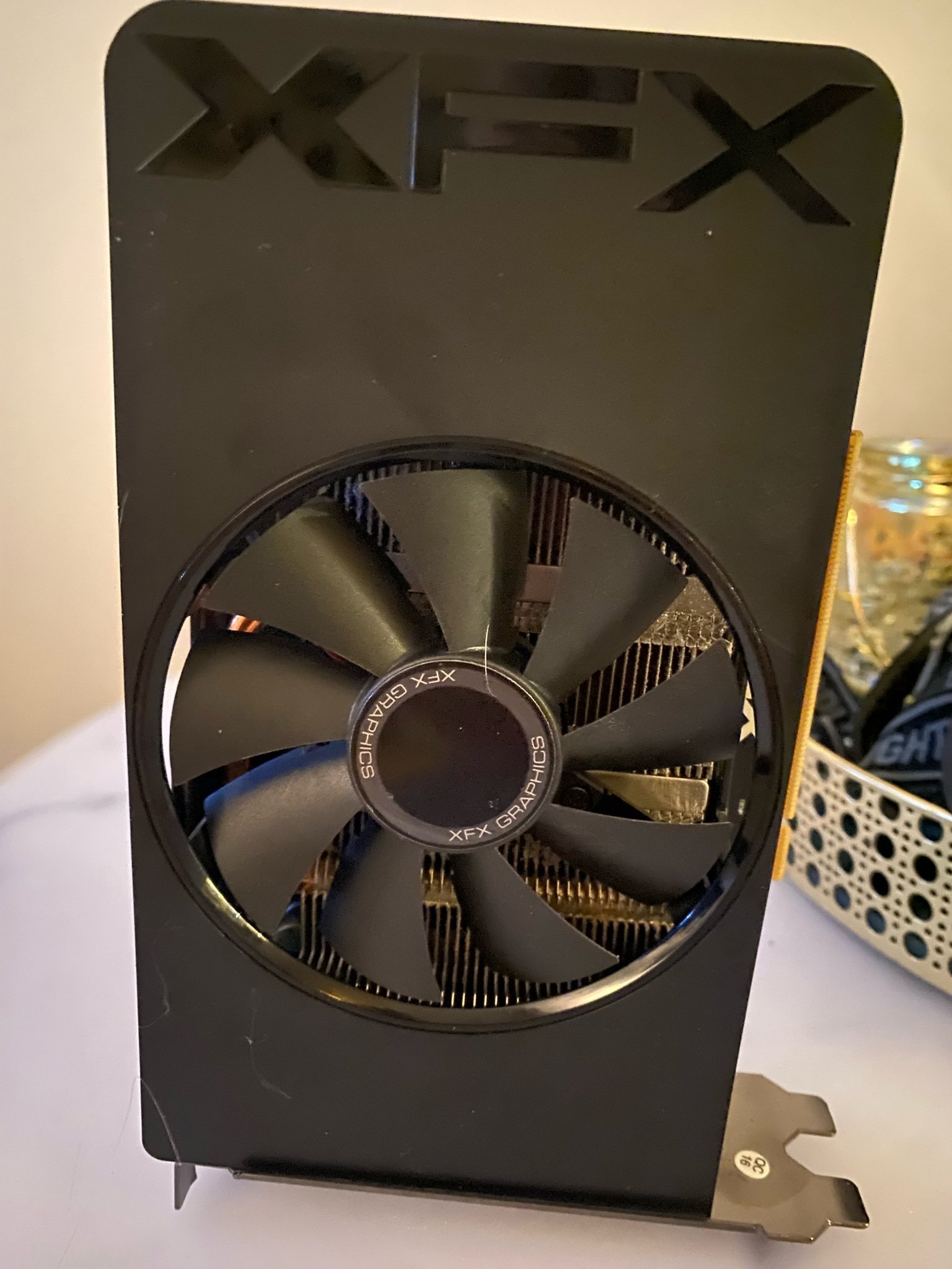 Se produkter som liknar Amd Radeon R7 260x grafikkort på Tradera ...