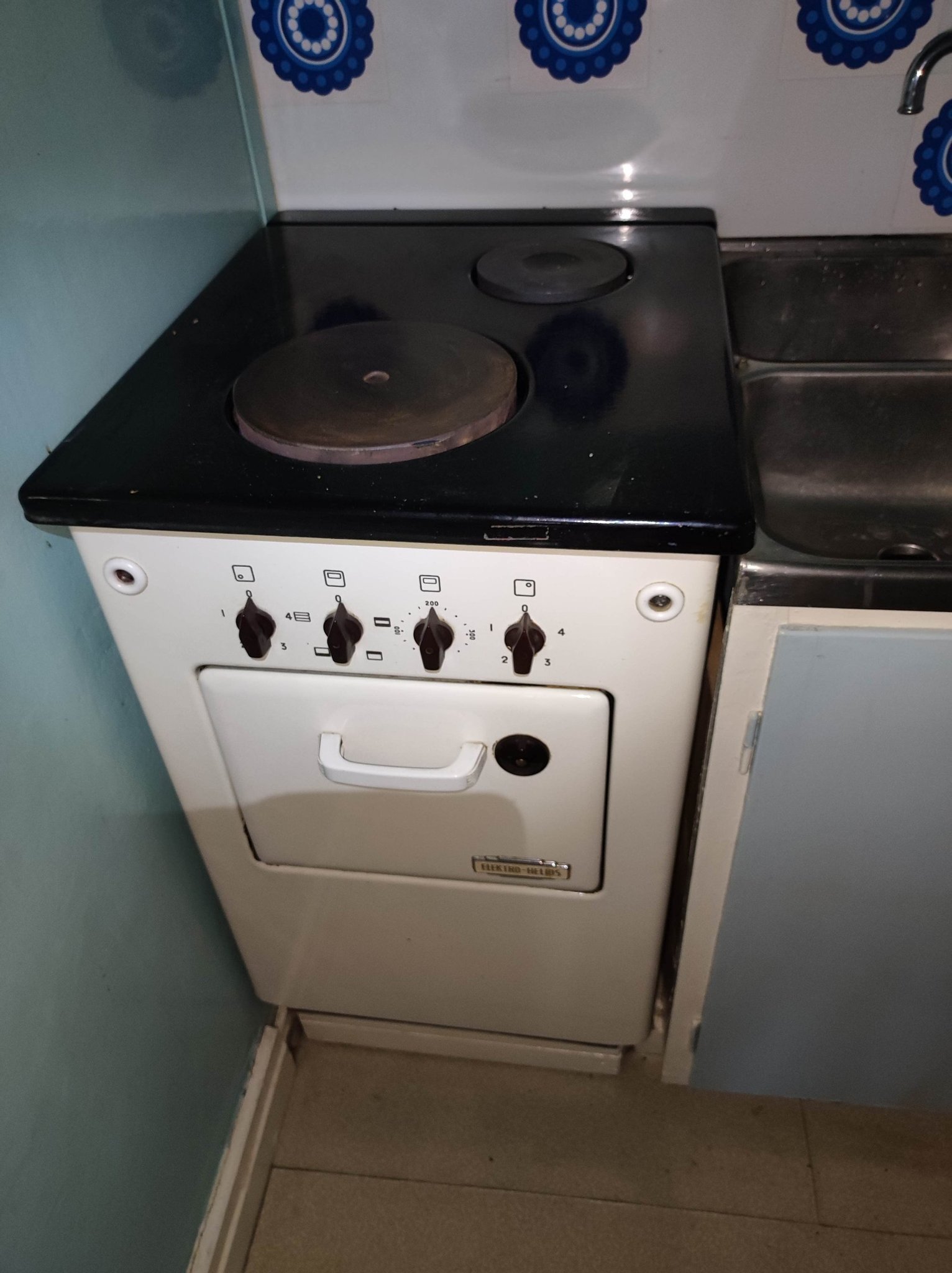 Gammal Retro spis Elektro Helios 111 42B | Köp på Tradera (694595244)