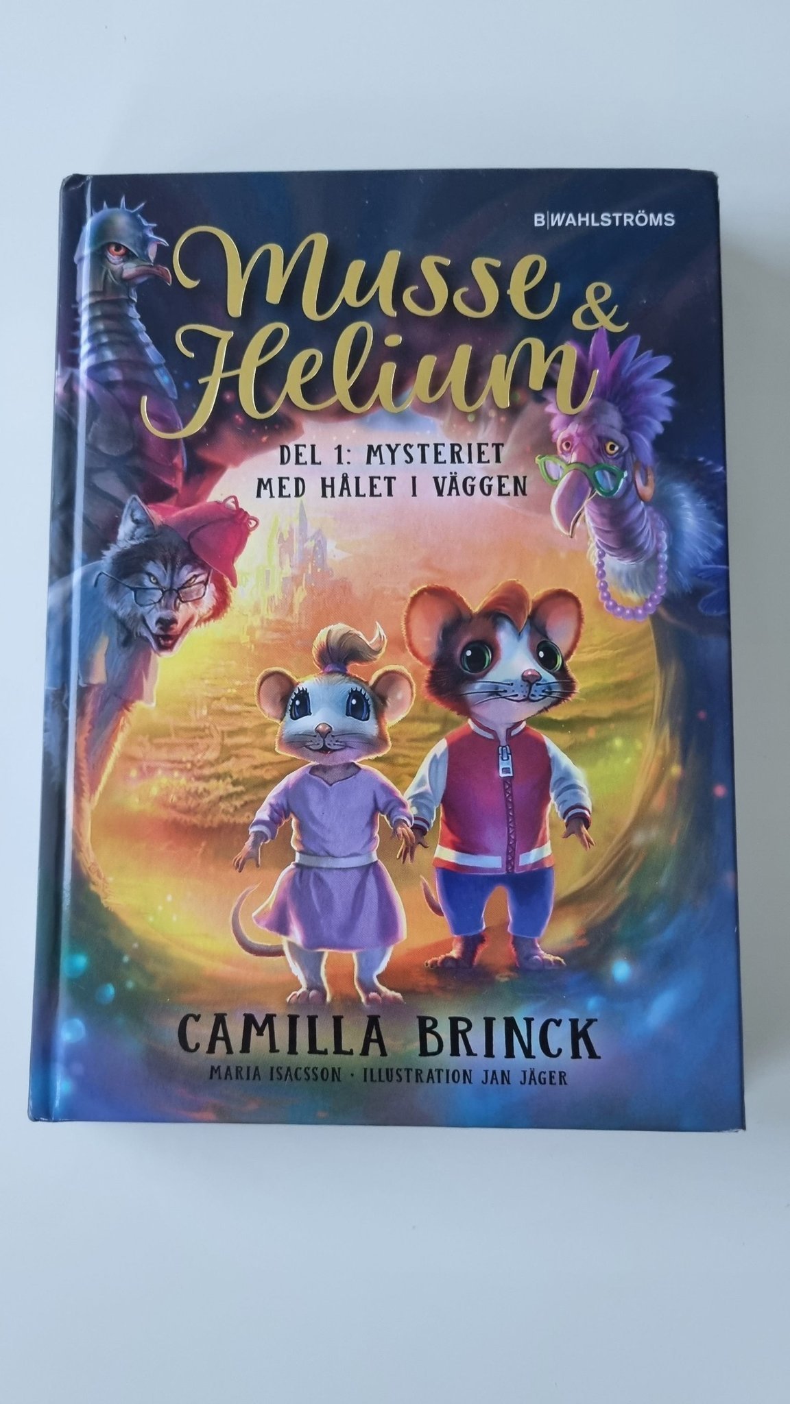 Musse & Helium. Del 1: Mysteriet med hålet i vä.. | Köp på Tradera ...