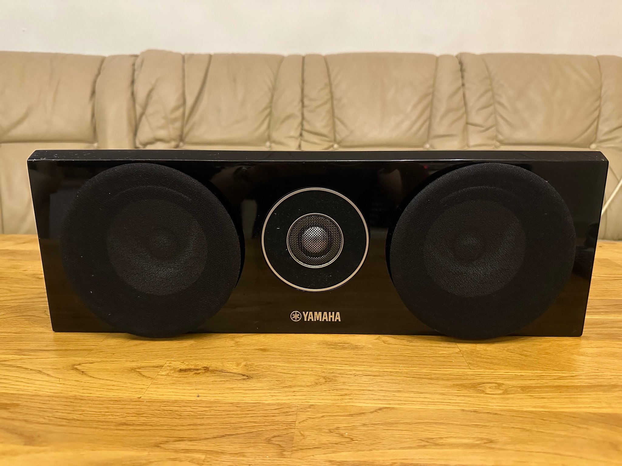 Yamaha NS-C700 Center Channel Loudspeaker System | Köp på Tradera (701458533)
