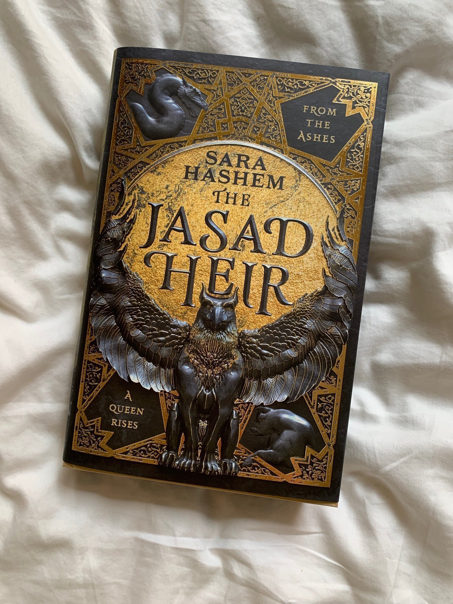 The jasad heir by sara Hashem *SINGED* ILLUMICR.. | Köp på Tradera ...