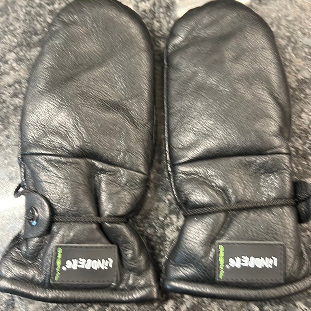 Lindberg vantar i älgskinn stl 7 | Köp på Tradera (702071235)