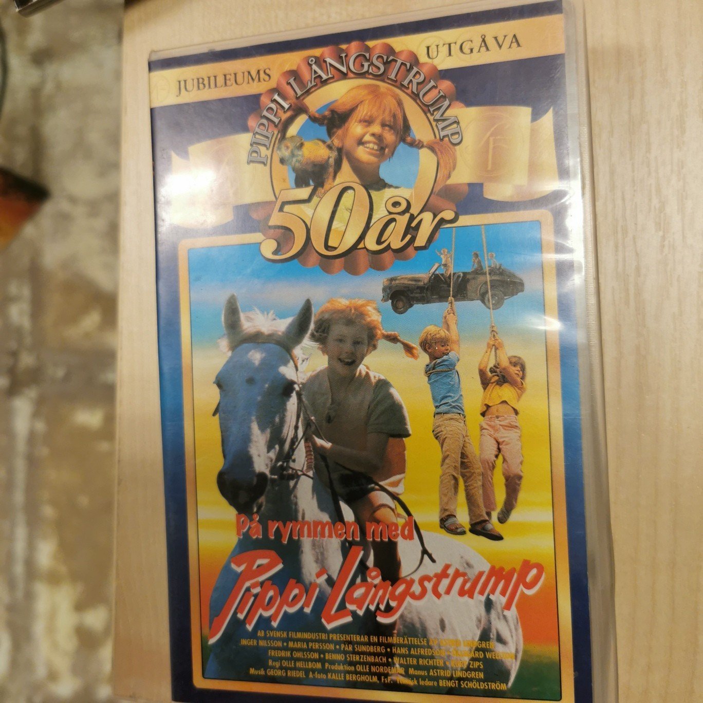 Se produkter som liknar På rymmen med Pippi Långstrum.. på Tradera ...