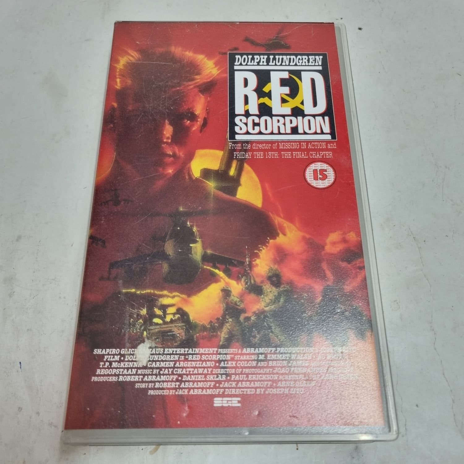 Se produkter som liknar Red Scorpion Dolph Lundgren V.. på Tradera ...