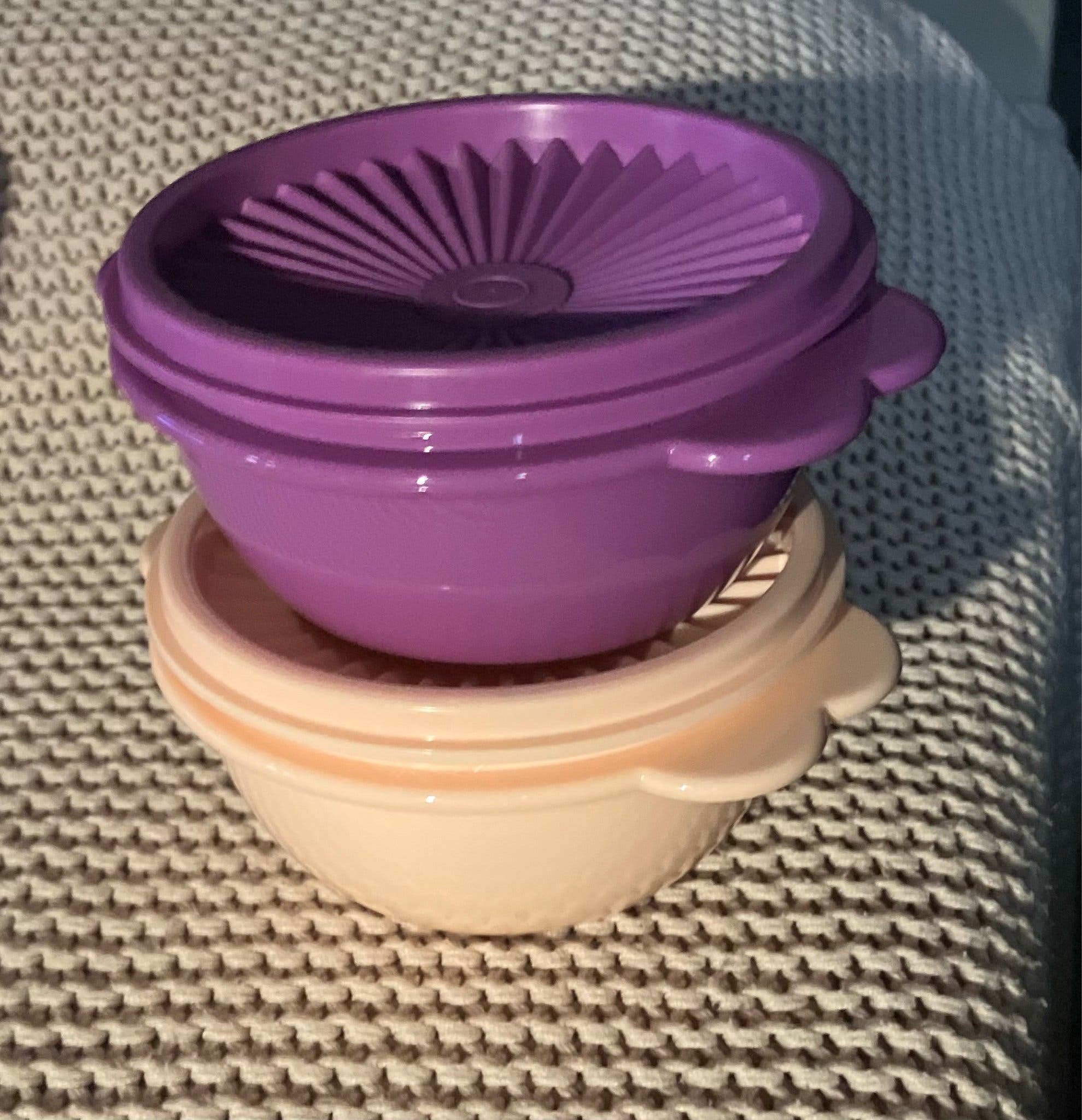 Se produkter som liknar Tupperware stjärnskålar (2) på Tradera (679099043)