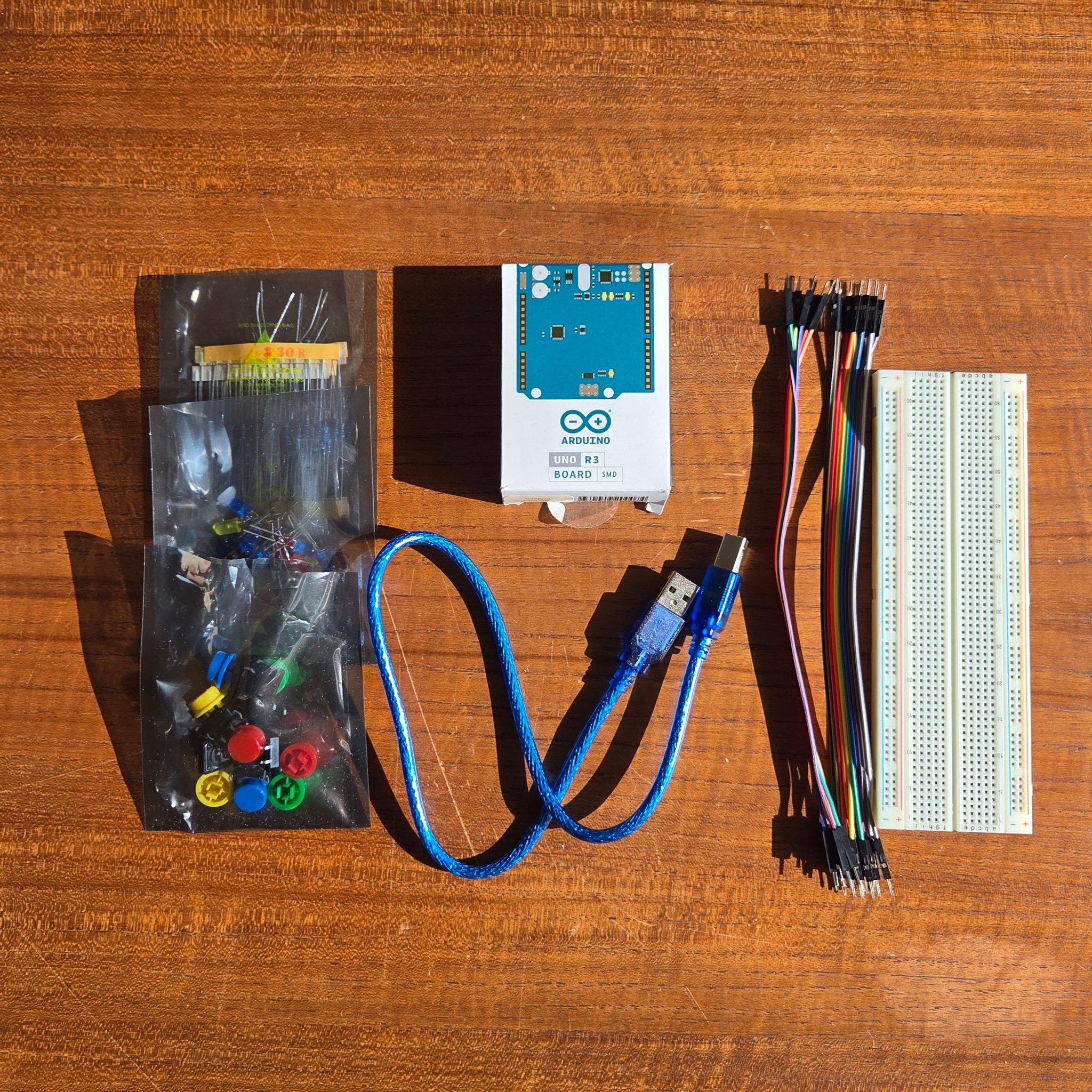 Se produkter som liknar Arduino Uno R3 Kit på Tradera (691093609)