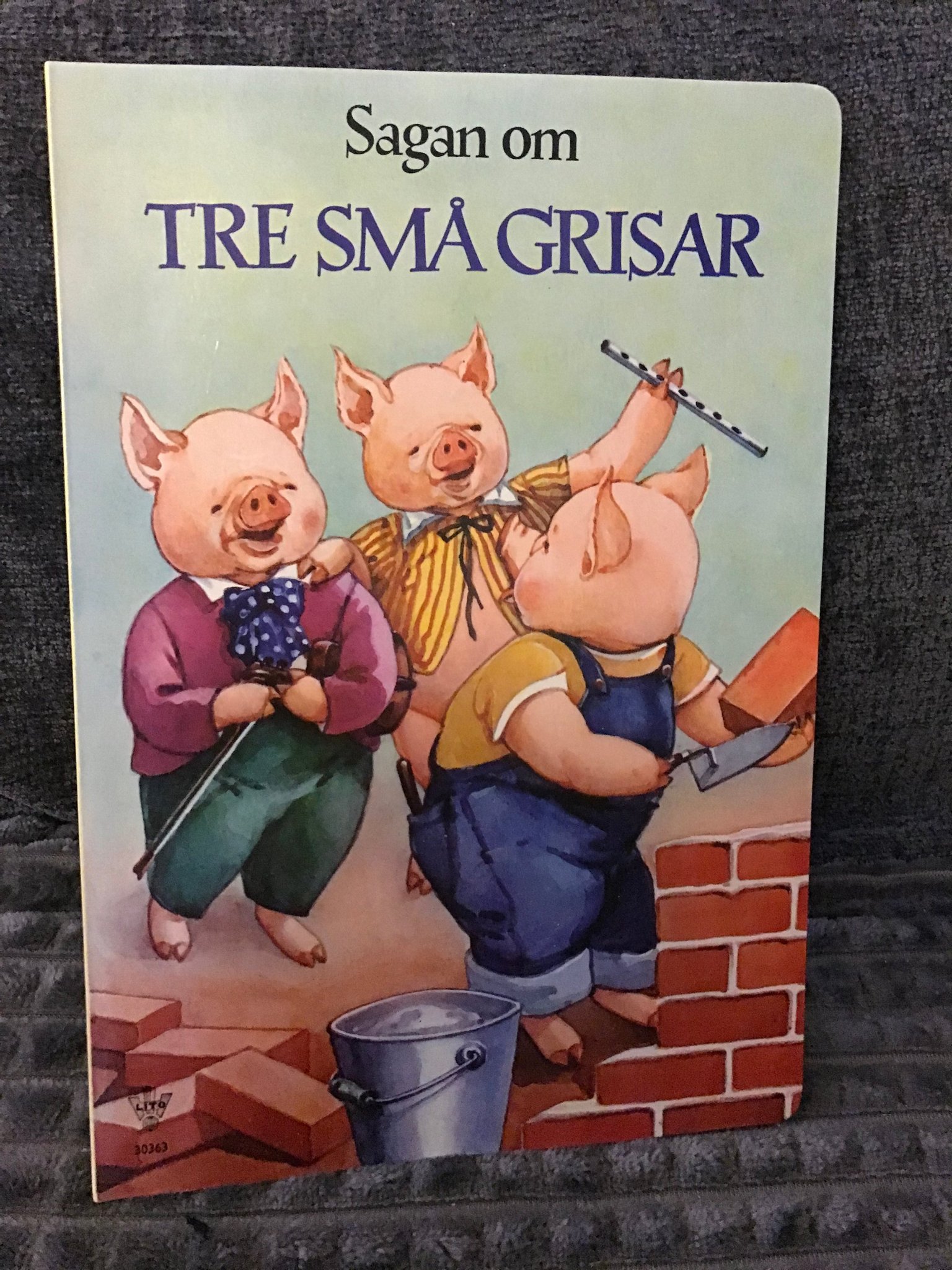 Sagan om TRE SMÅ GRISAR / Fint onamnat skick! | Köp på Tradera (690307041)