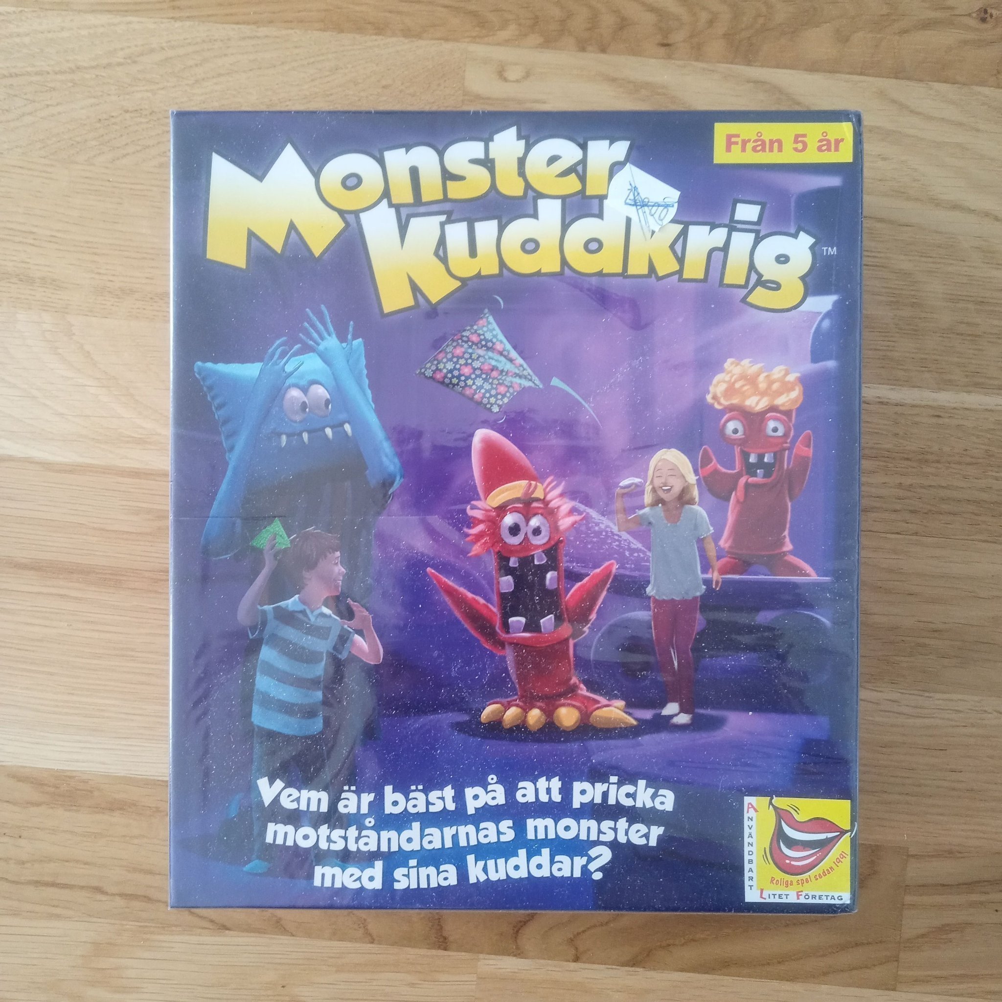Se produkter som liknar Monster Kuddkrig sällskapsspe.. på Tradera ...