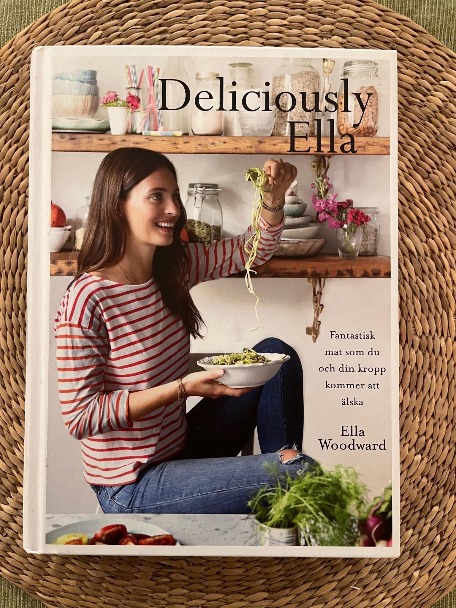 Deliciously Ella - Fantastisk mat som du och di.. | Köp på Tradera ...
