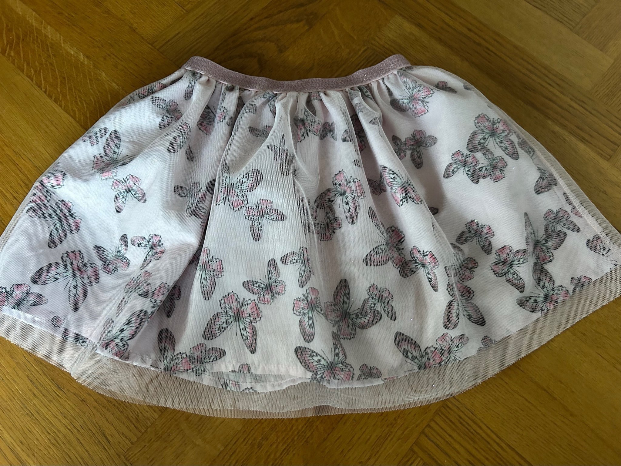 Rosa, vit kjol strl 110/116 | Köp på Tradera (708397177)