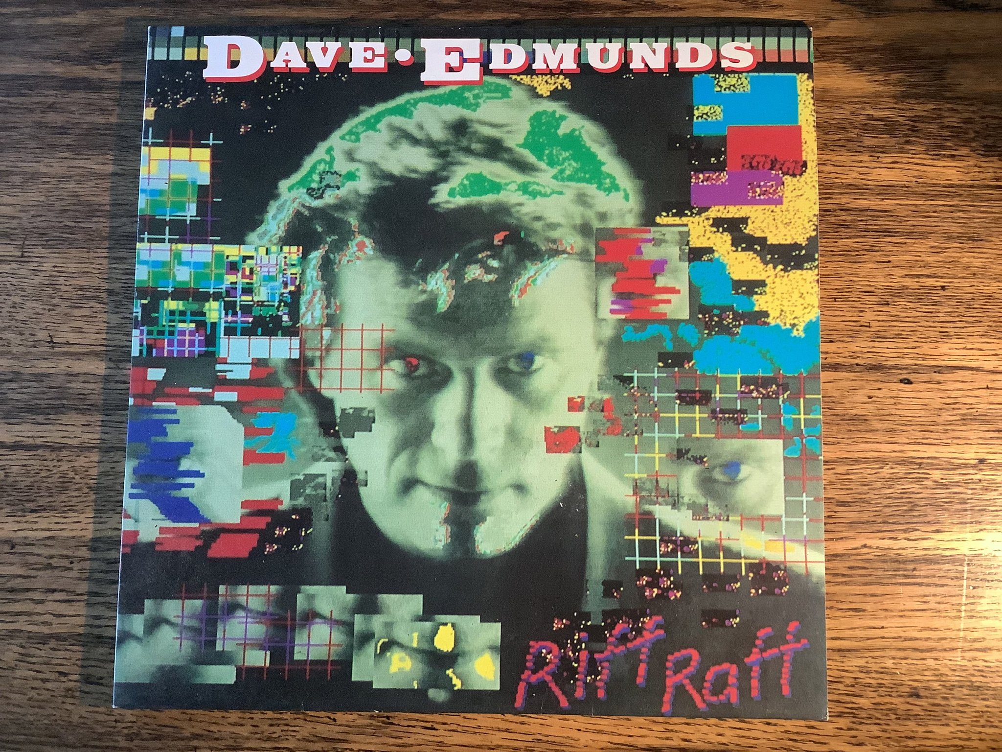 Se produkter som liknar LP Dave Edmunds – Riff Raff A.. på Tradera ...
