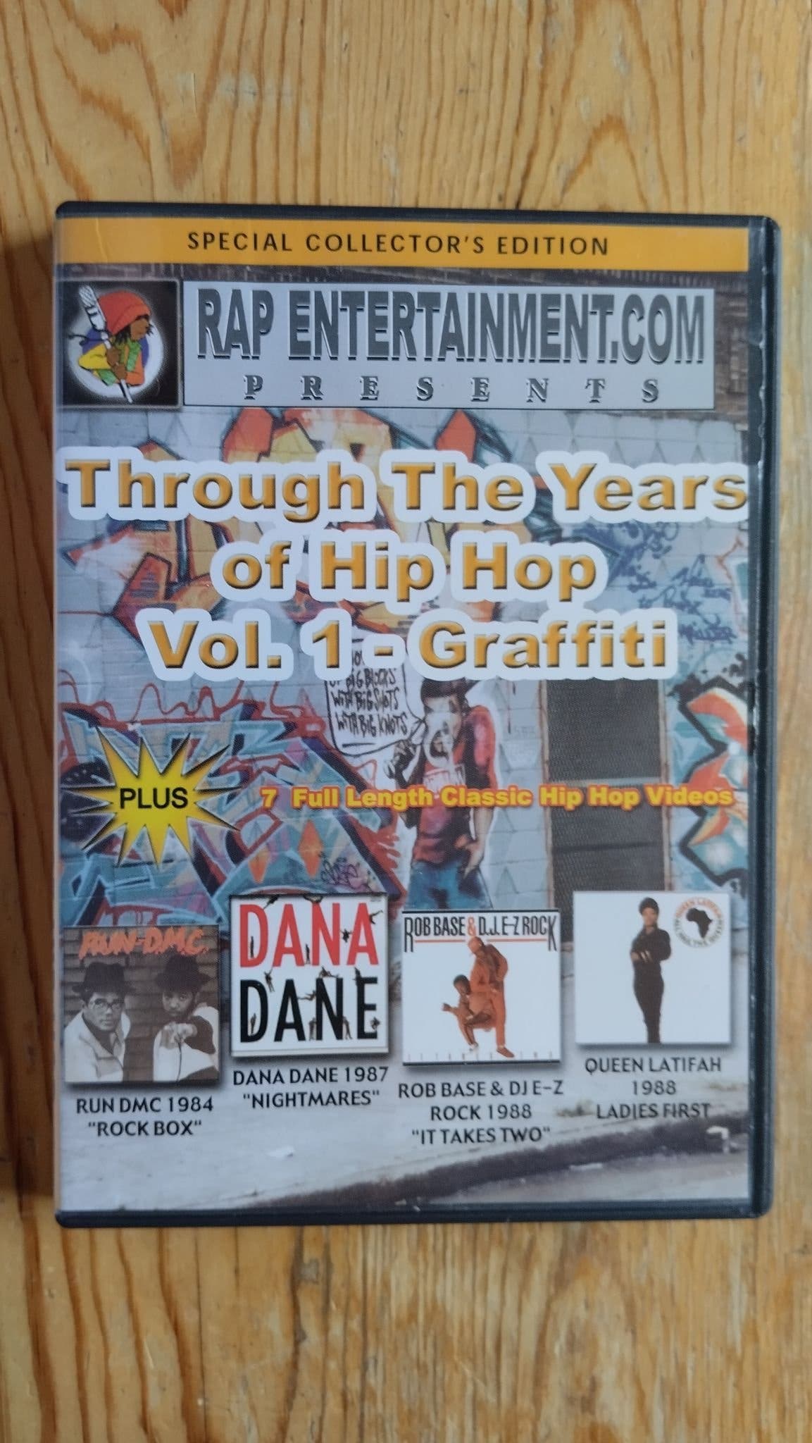Se produkter som liknar THROUGH THE YEARS OF HIP HOP .. på Tradera ...