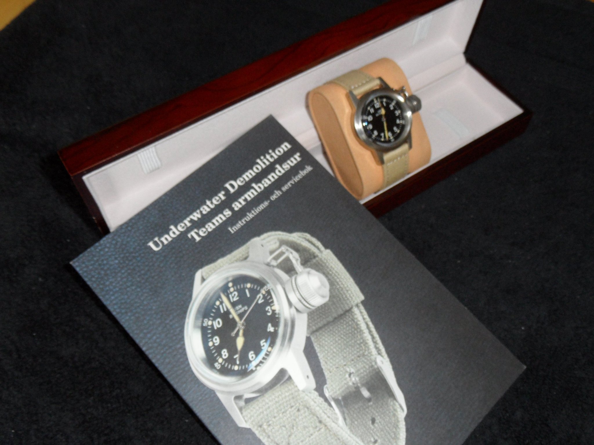 Se produkter som liknar Underwater Demolition Teams ur på Tradera ...