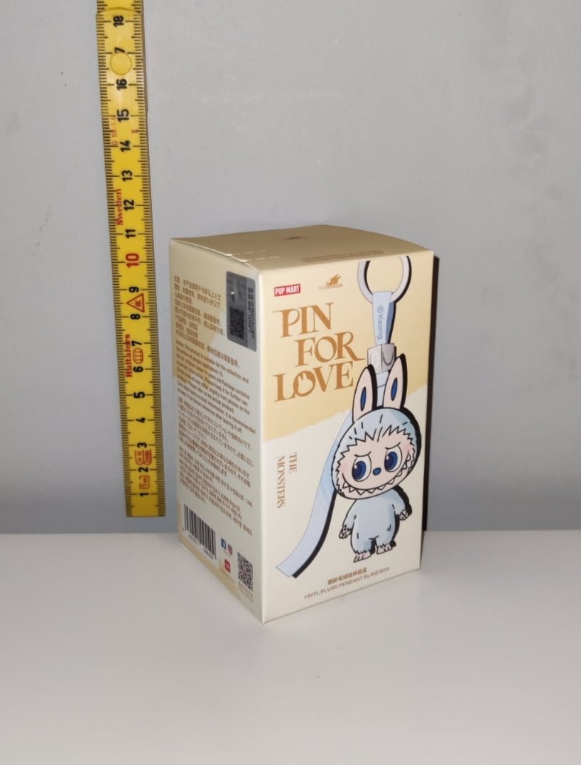 Pop Mart - Labubu pin for love A-M + ? | Köp på Tradera (697678294)