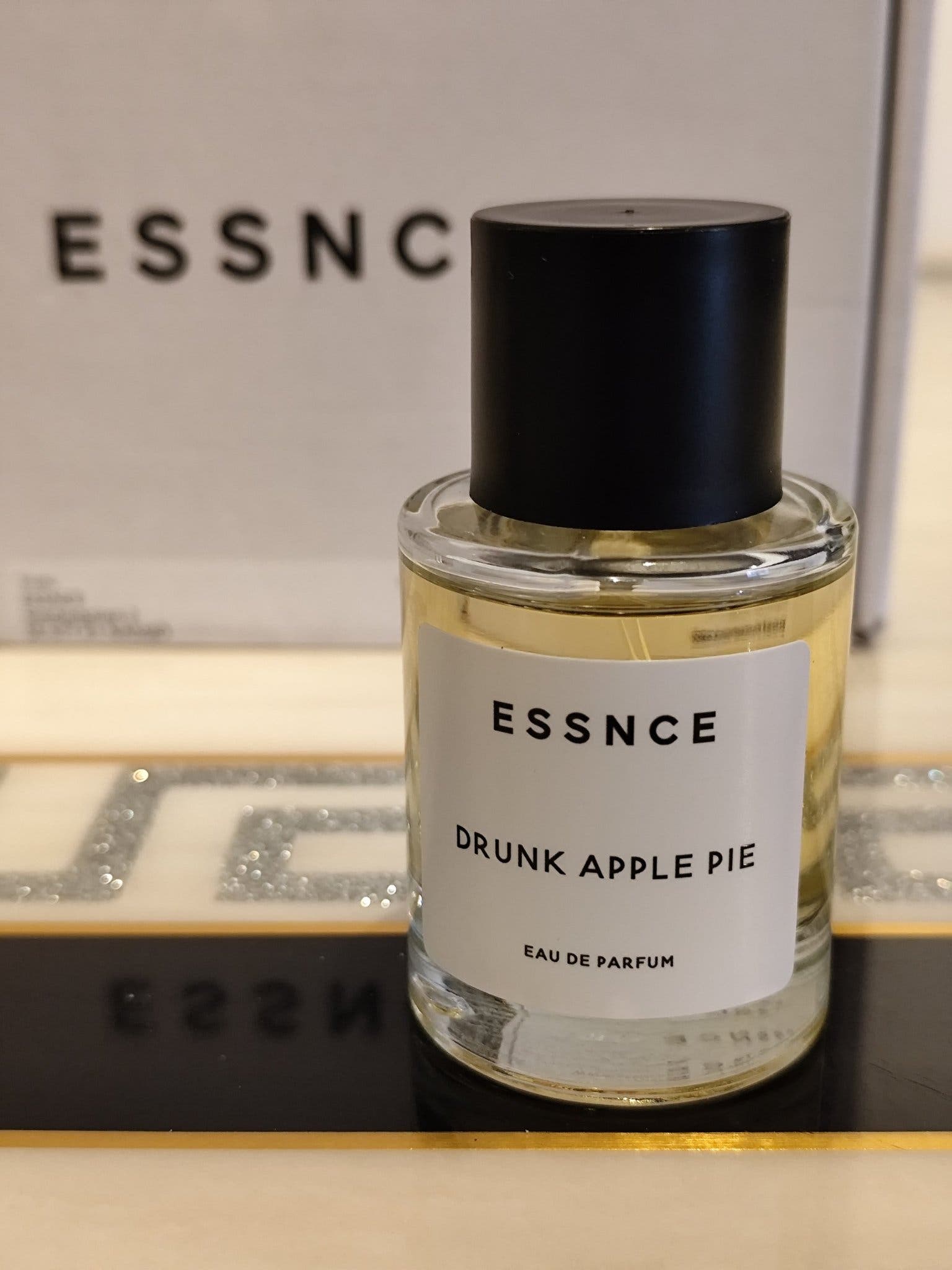 Se produkter som liknar Essnce Drunk Apple Pie Eau de.. på Tradera ...
