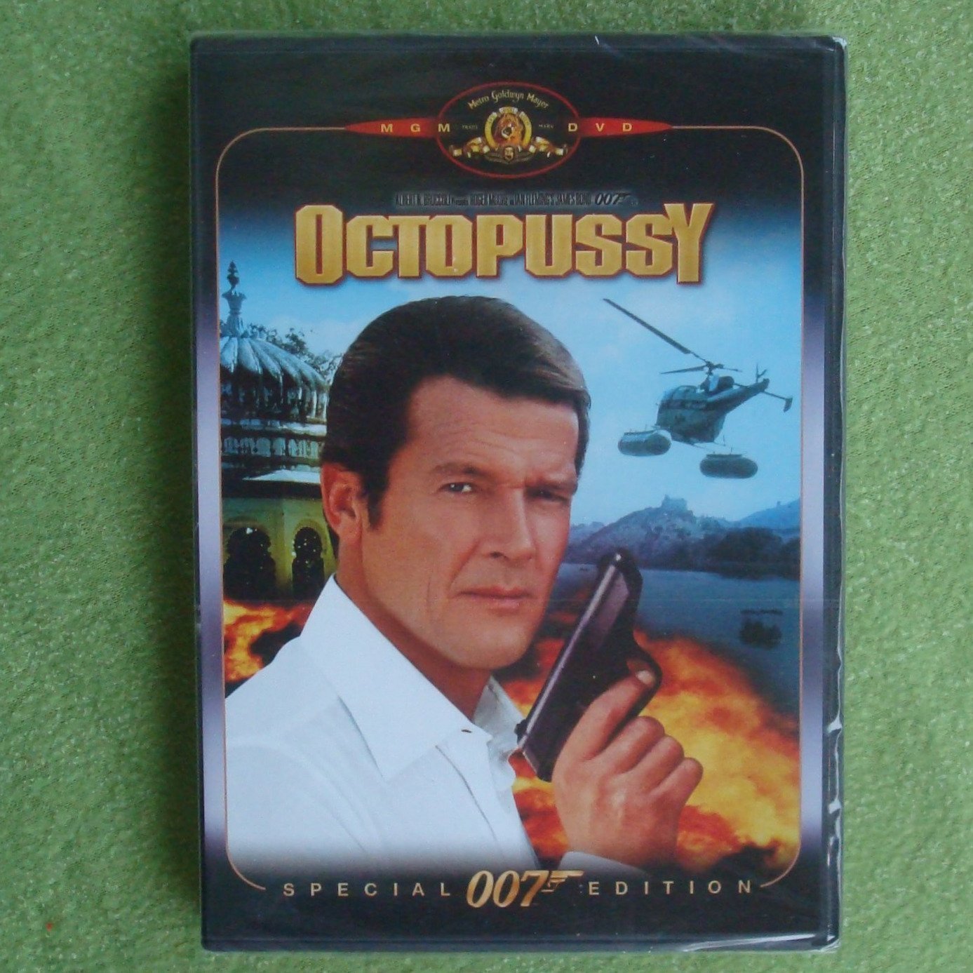 James Bond: Octopussy (Roger Moore) - Special 0.. | Köp på Tradera ...