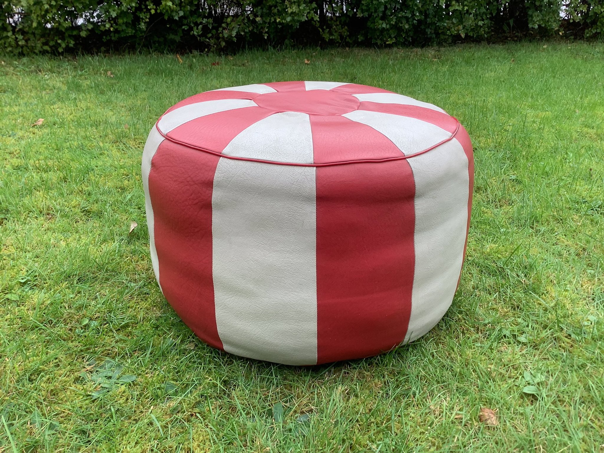 Retro Puff 1960-tal inredning skinn sittpuff sk.. | Köp på Tradera ...