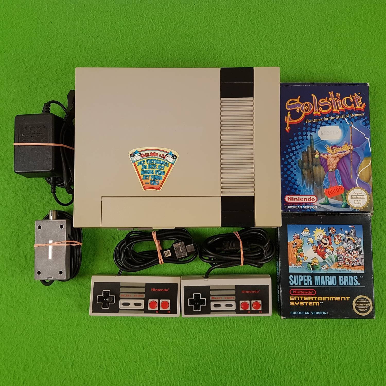 Nintendo 8-bit konsol SCN med 2st .. | Köp från SpelHem på Tradera ...