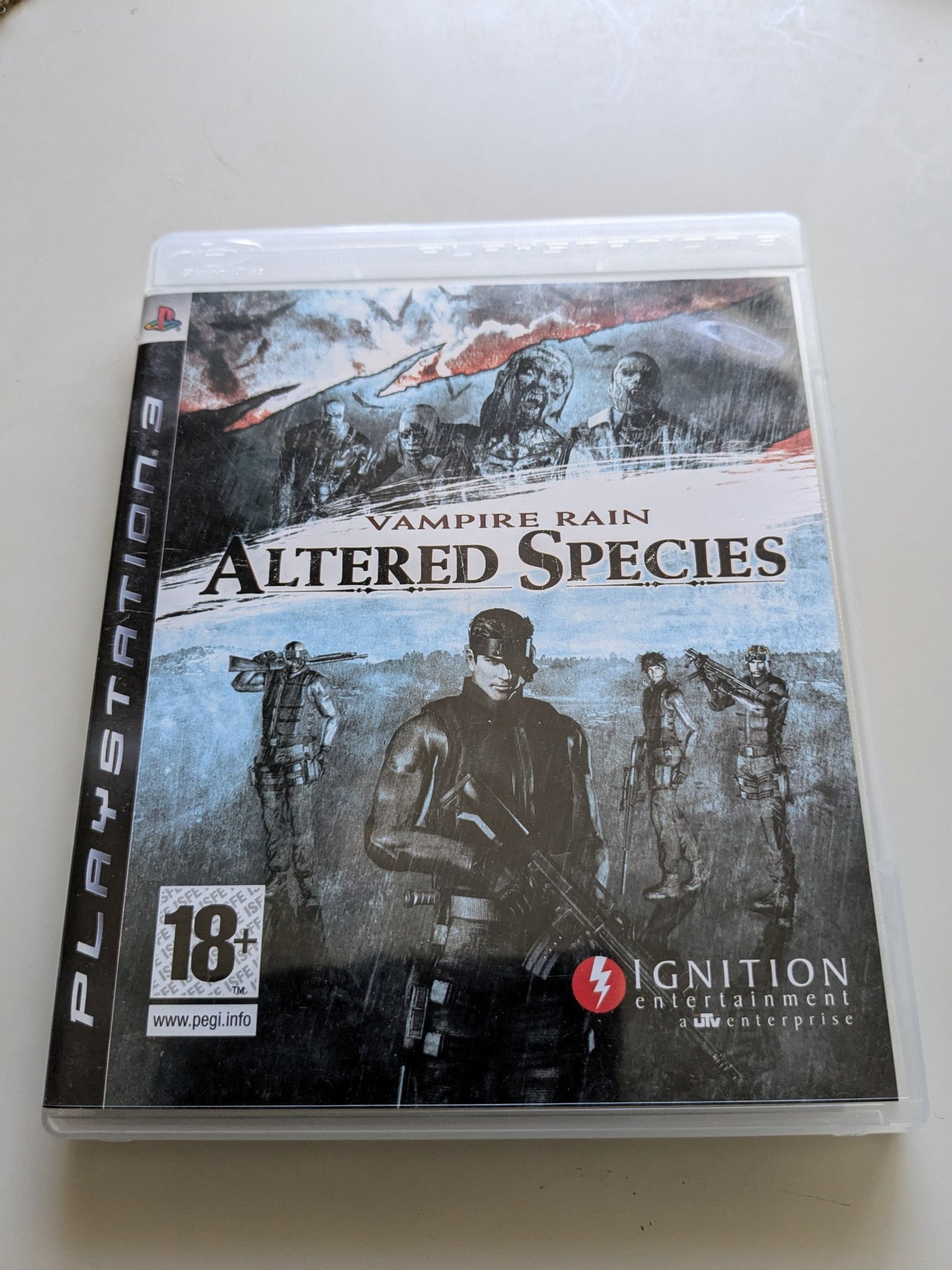 Se produkter som liknar Vampire Rain Altered Species .. på Tradera ...