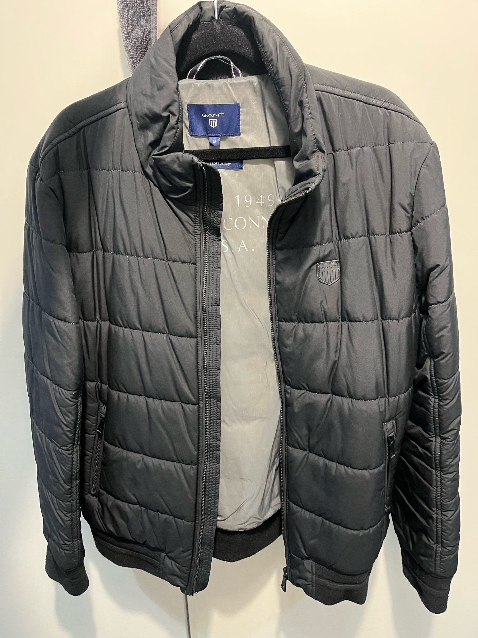 Gant svart jacka M The loft jacket | Köp på Tradera (685406410)