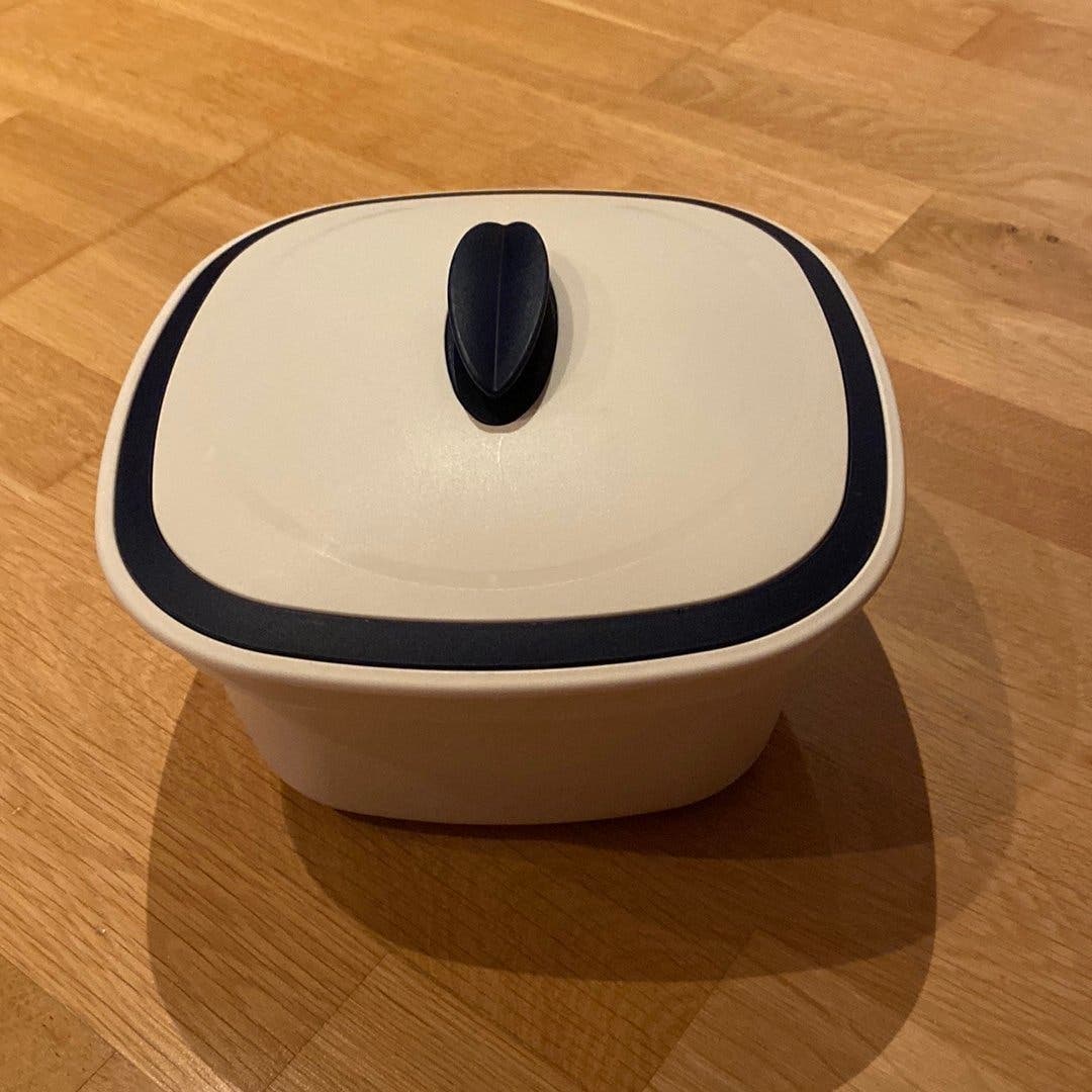 Se produkter som liknar Tupperware Iso Duo Skål på Tradera (707373638)