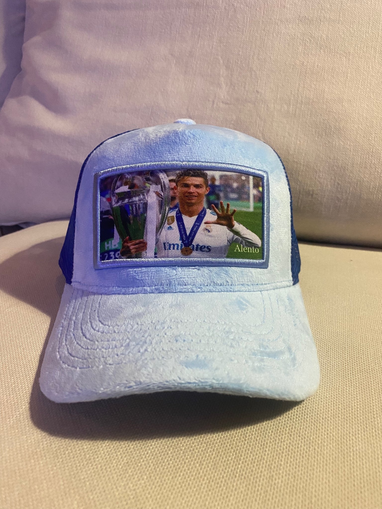 CR7 VELVET KEPS | Köp på Tradera (610609261)