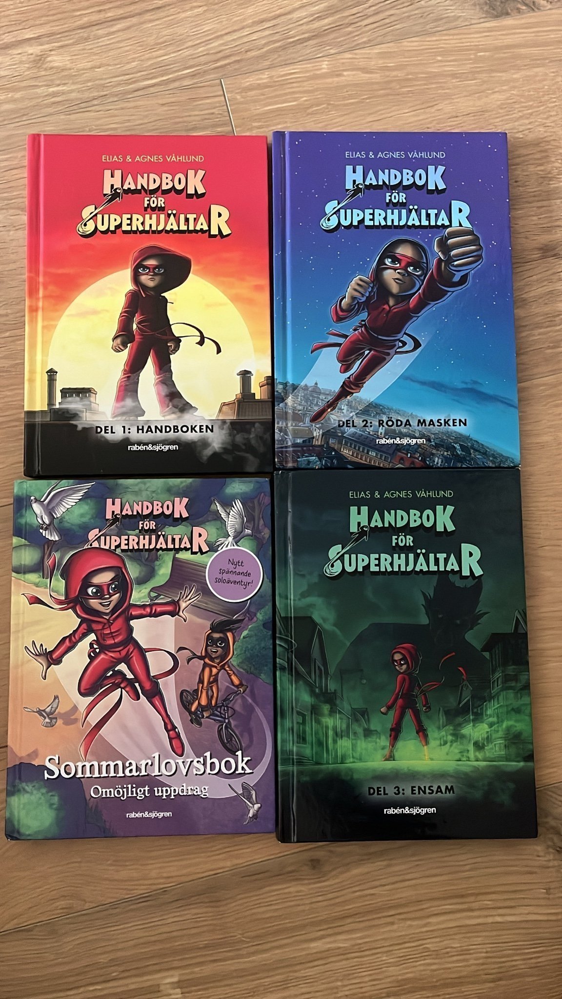 Handbok för Superhjältar del 1-3 + Sommarlovsbo.. | Köp på Tradera ...
