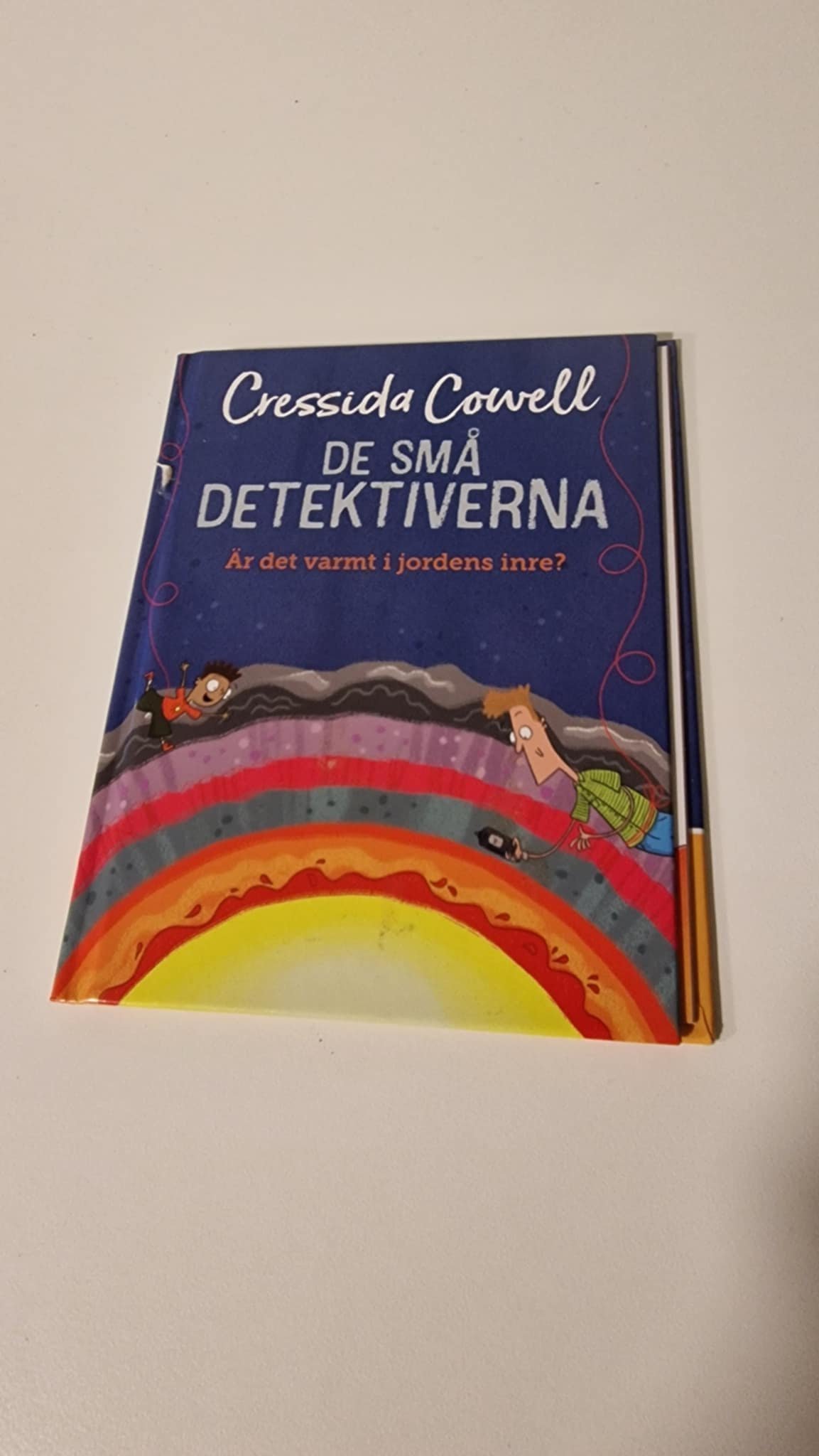 De små detektiverna: Är det varmt i jordens inr.. | Köp på Tradera ...
