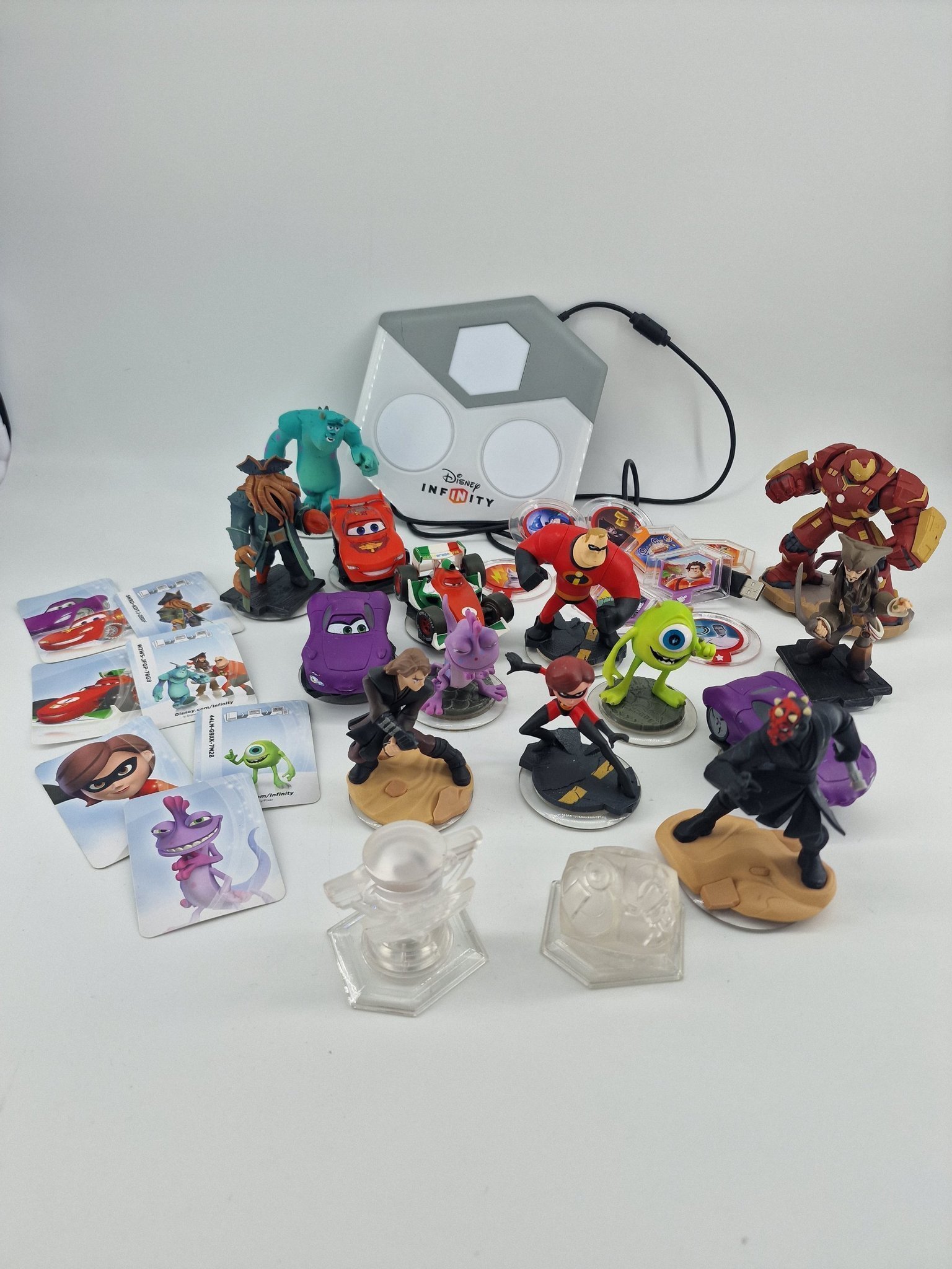 Disney Infinity stort paket med bas, figurer oc.. | Köp på Tradera ...