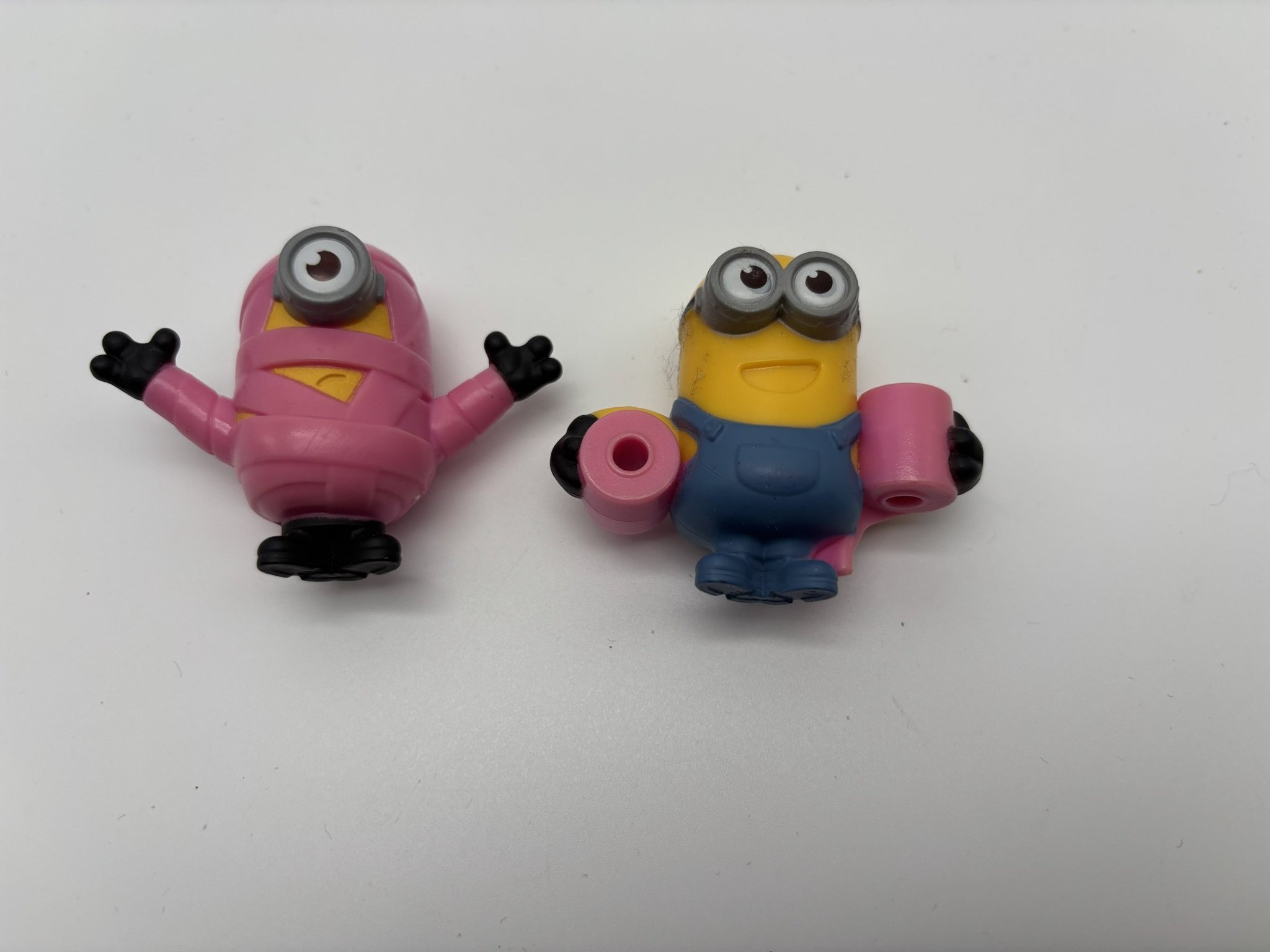 Se produkter som liknar Två Minioner figurer gjorda f.. på Tradera ...