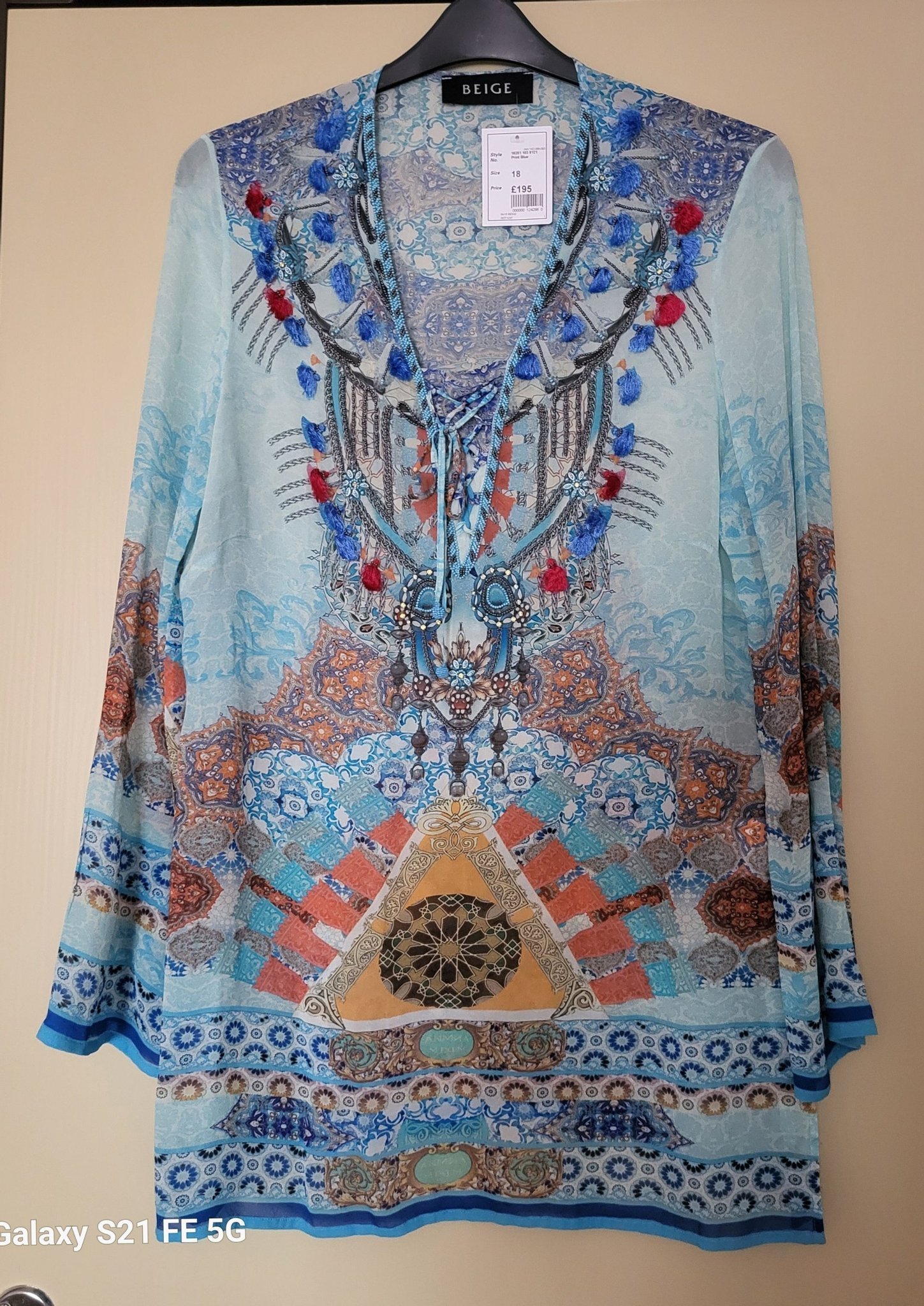 BEIGE blå blus, storlek 18(svensk M.L).Ny.med t.. | Köp på Tradera ...