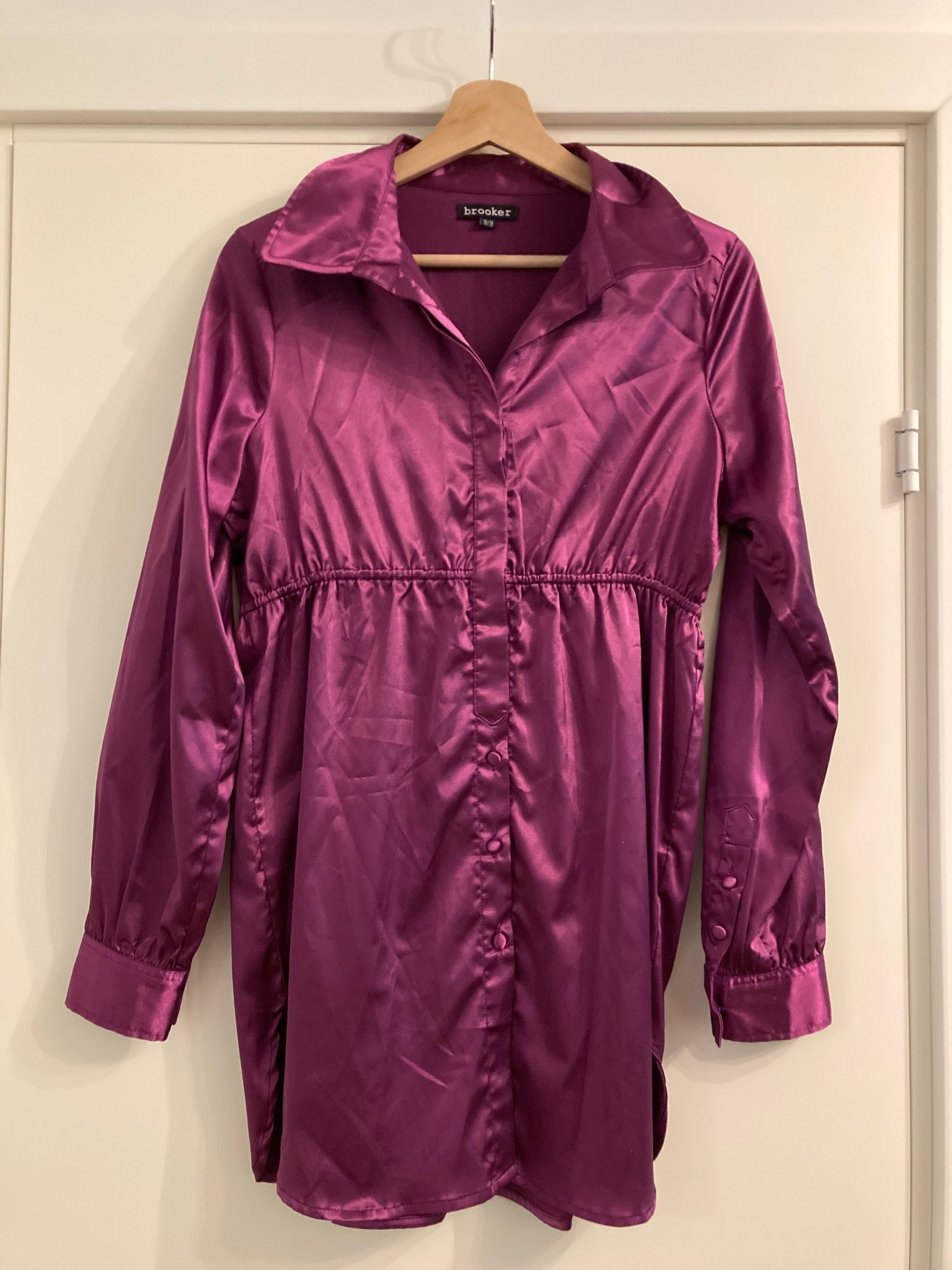 Brooker mörklila blus, storlek 36/38 | Köp på Tradera (714576187)