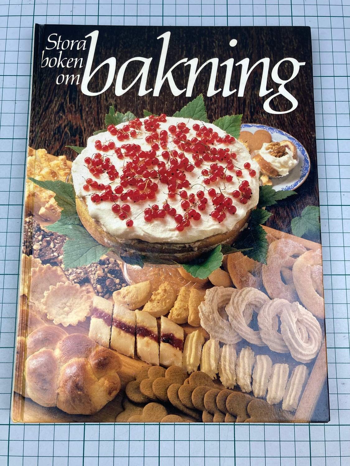 Se produkter som liknar STORA BOKEN OM BAKNING - ICA-.. på Tradera ...